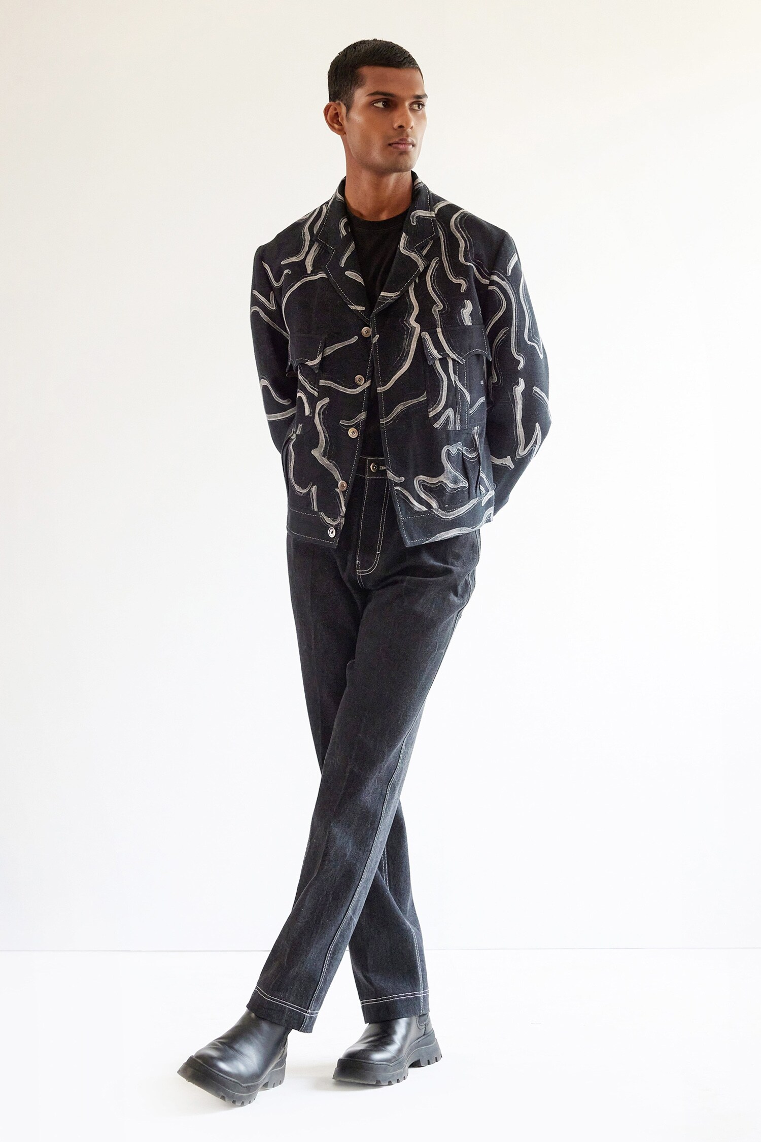 Buy Countrymade Black Handloom Cotton Silk Desert Wave Print Cropped ...