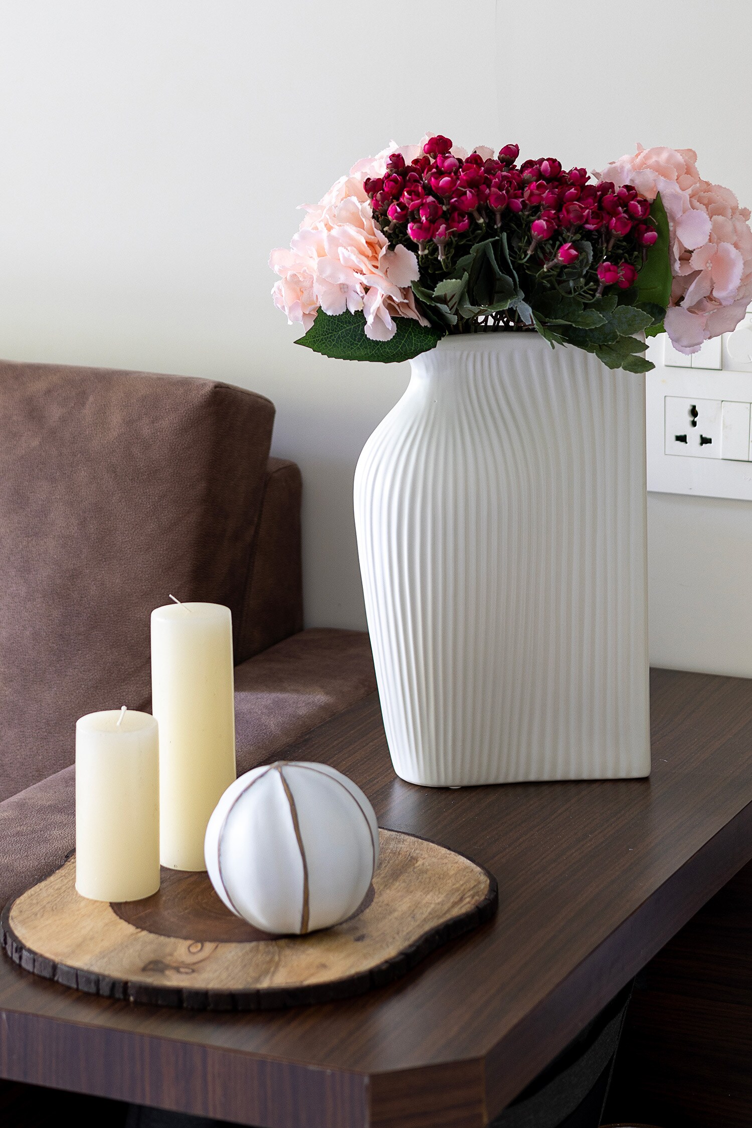 Buy Vertical Linear Texture Vase by H2H at Aza Fashions