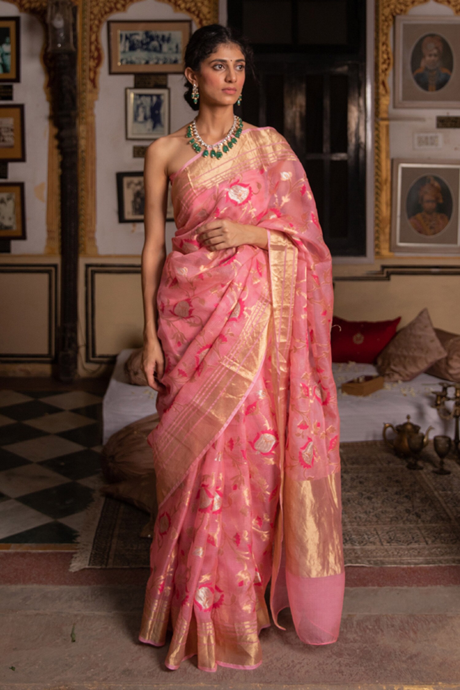 Buy Floral Zari Woven Saree With Unstitched Blouse Fabric by Geroo ...