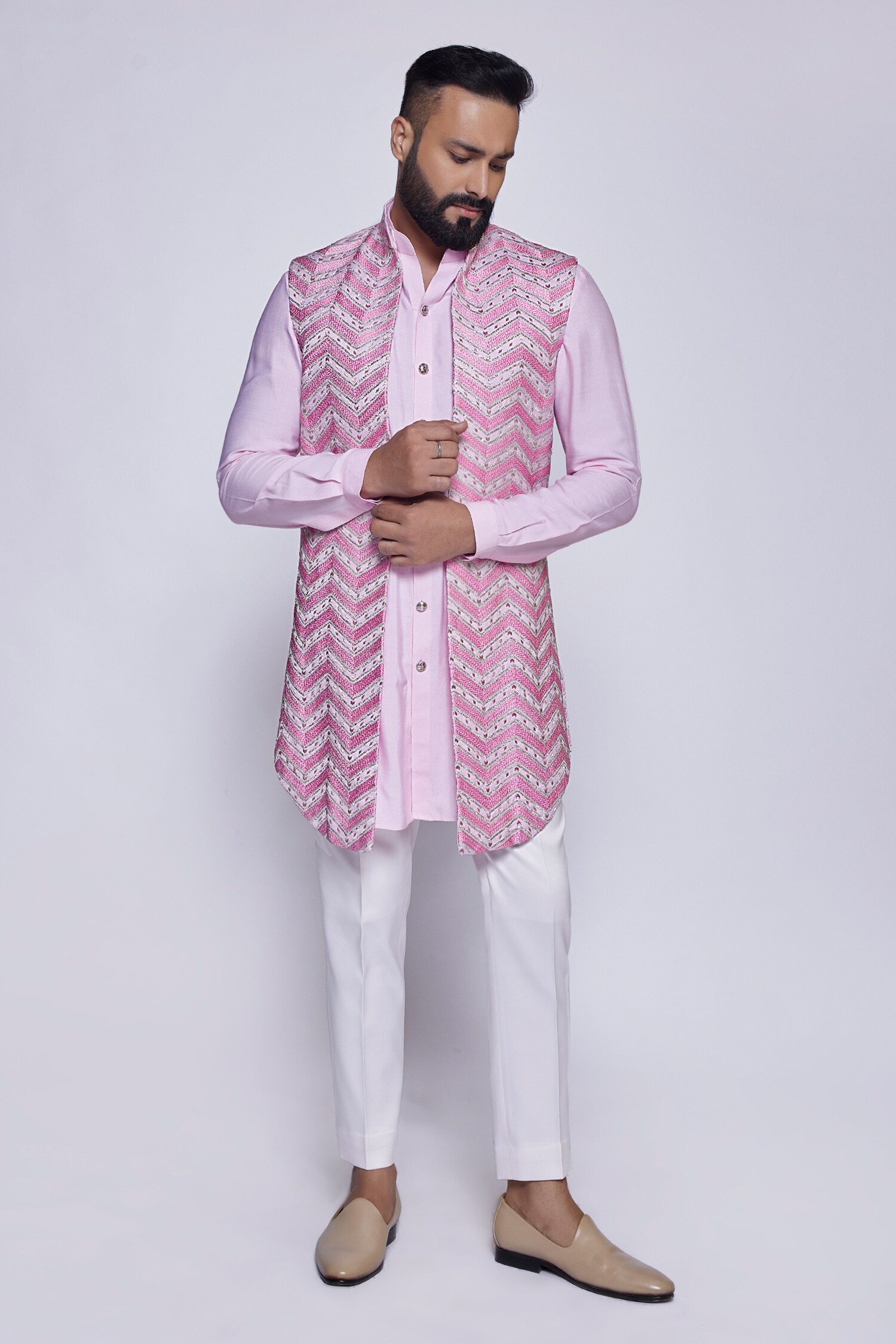 Buy Resham Embroidered Open Bundi & Kurta Set by Arjun Kilachand at Aza ...