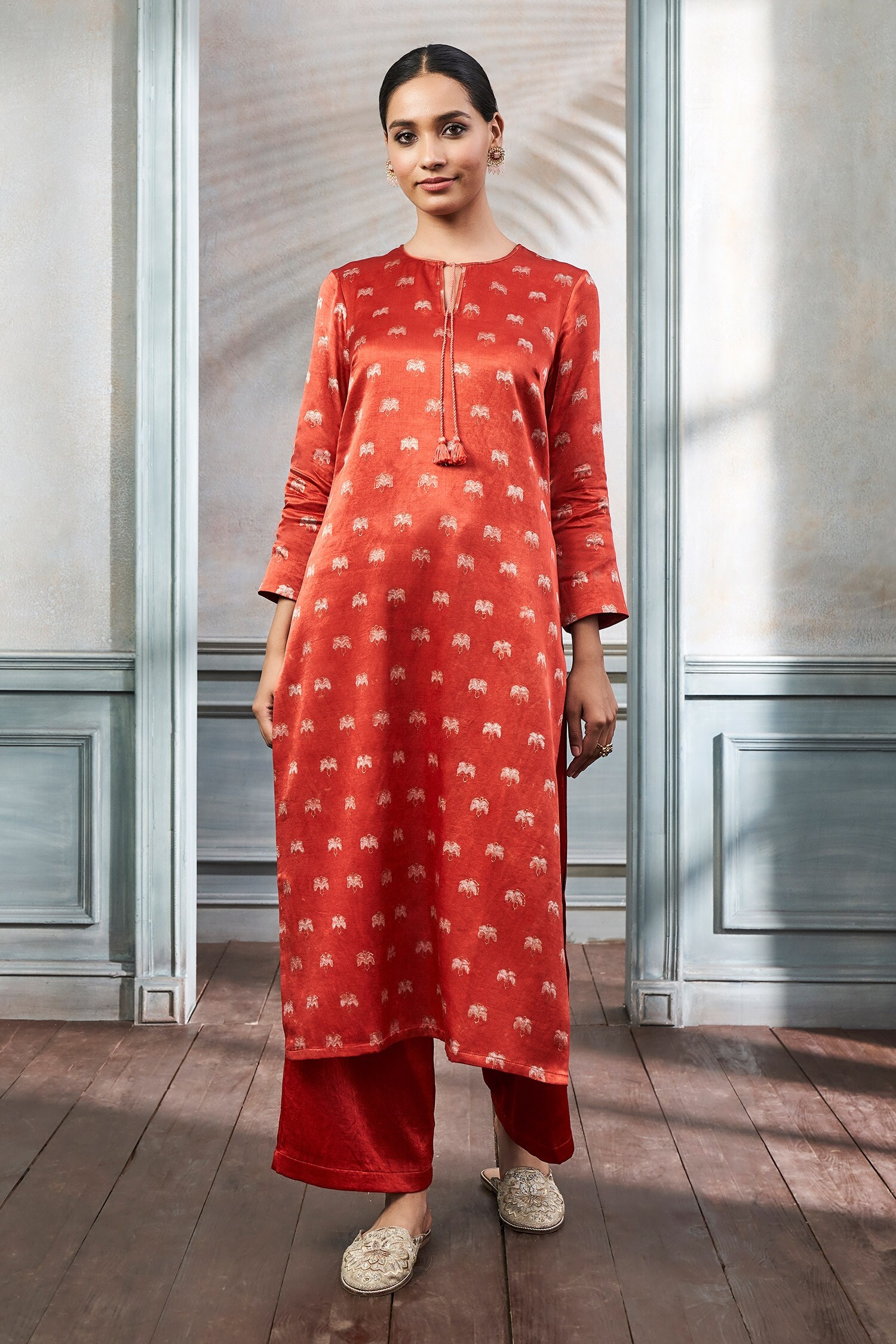 Buy Anita Dongre Mayuri Kurta Set Online | Aza Fashions