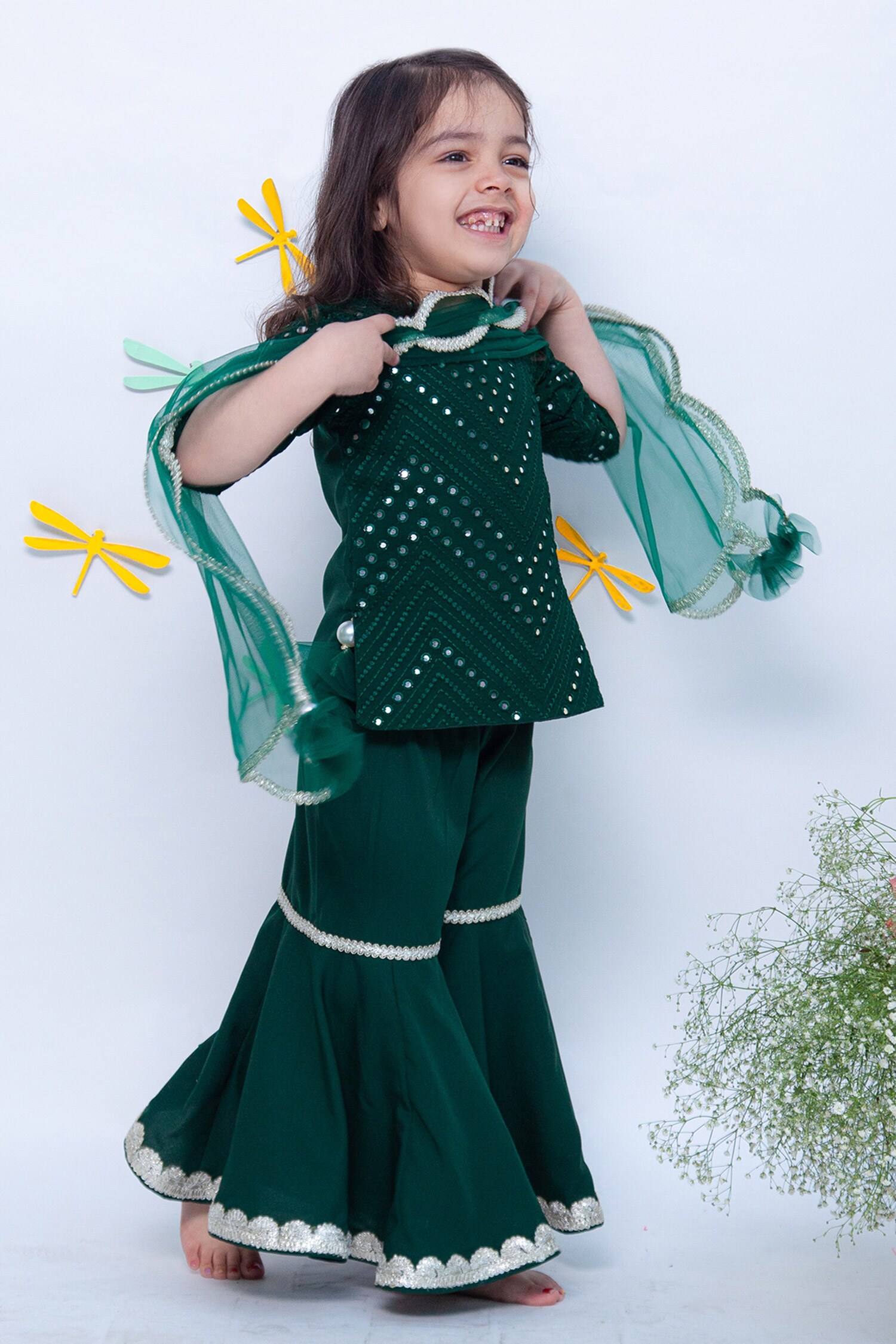 Buy FAYON KIDS Green Embroidered Kurta Set For Girls Online | Aza Fashions