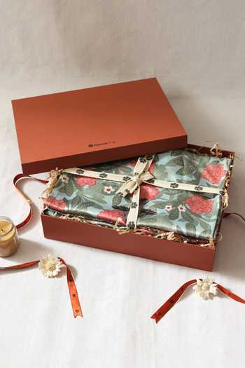 Buy House This Bulbul Table Runner Gift Box Online | Aza Fashions