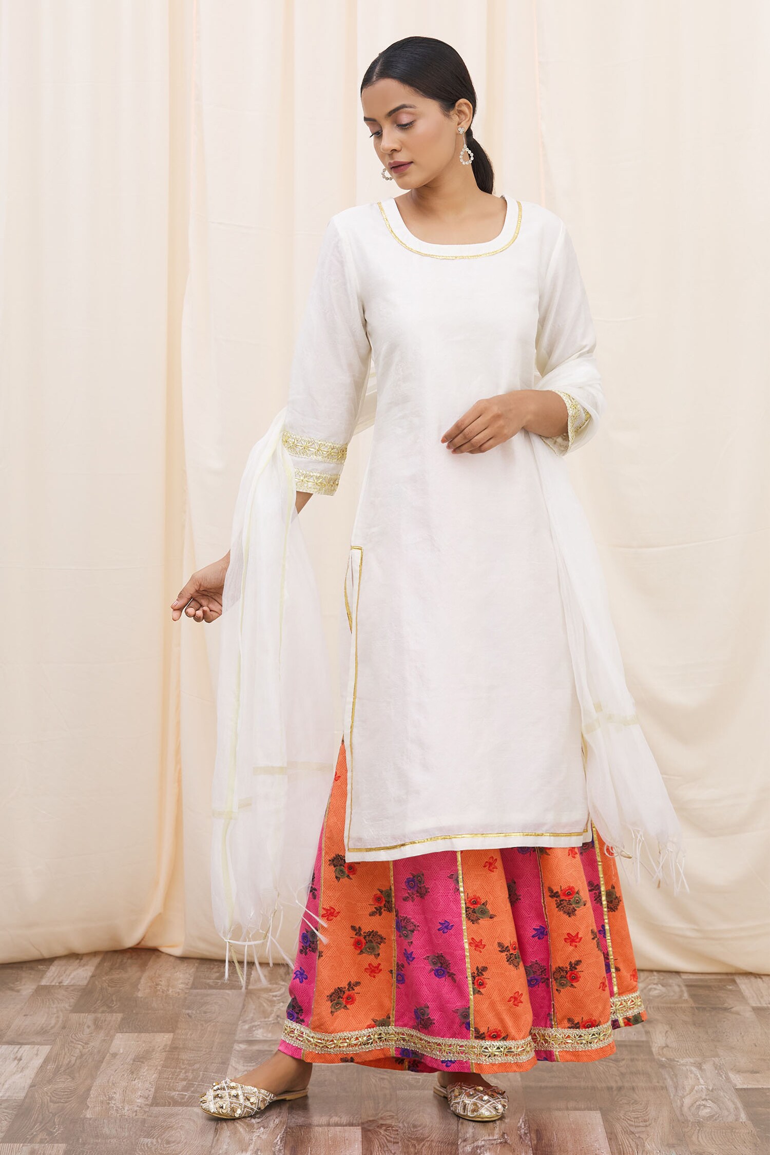 Buy Samyukta Singhania White Silk Blend Kurta Set Online | Aza Fashions