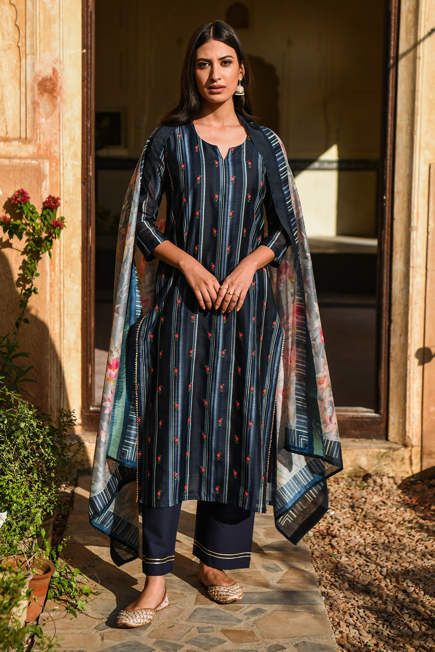 Buy KARAJ JAIPUR Blue Floral Embroidered Kurta Set Online | Aza Fashions