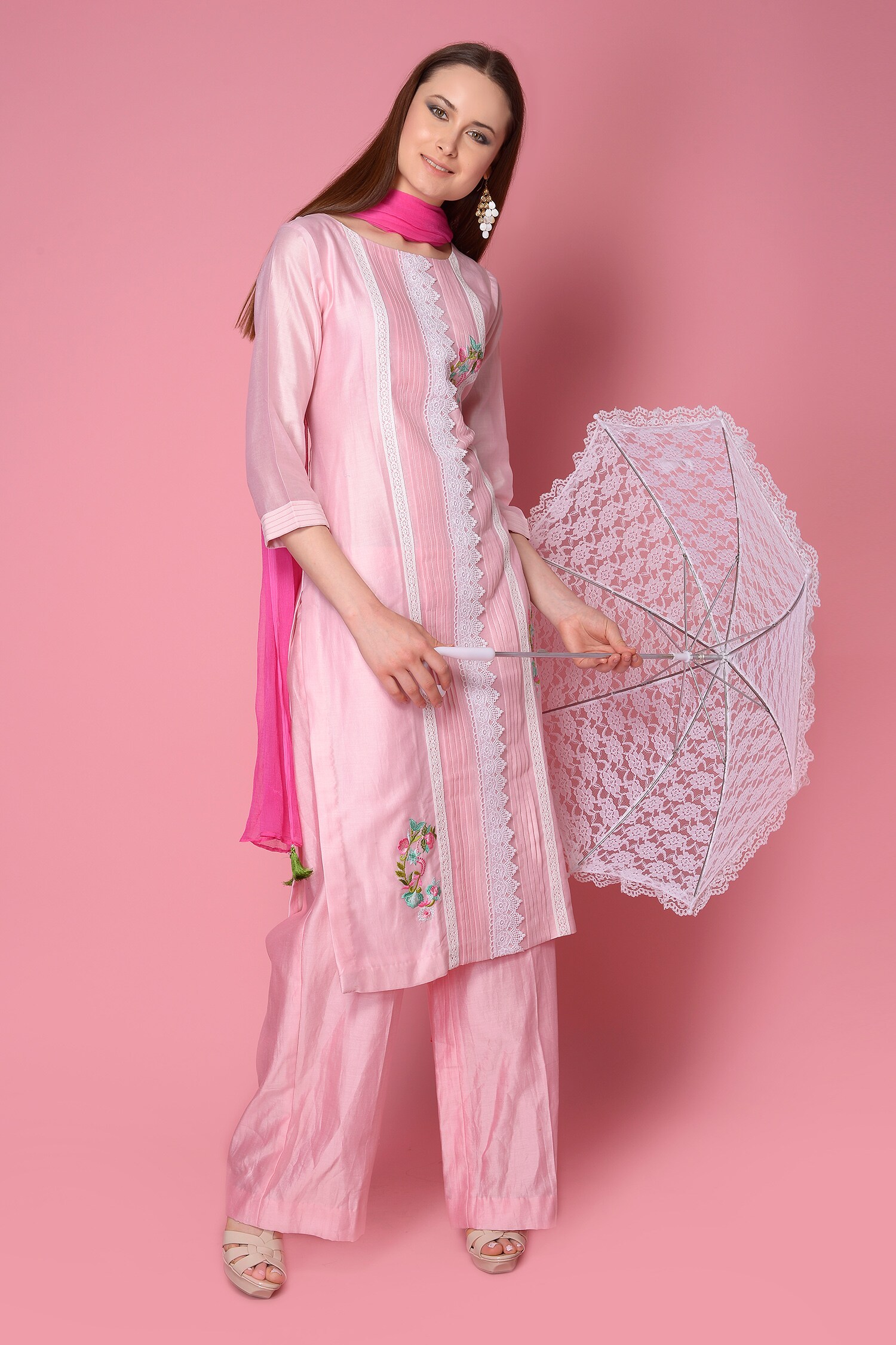 Buy Surabhi Arya White Silk Chanderi Kurta Set Online | Aza Fashions