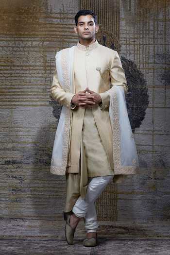 Buy Shantnu Nikhil Green Velvet Sherwani Online | Aza Fashions