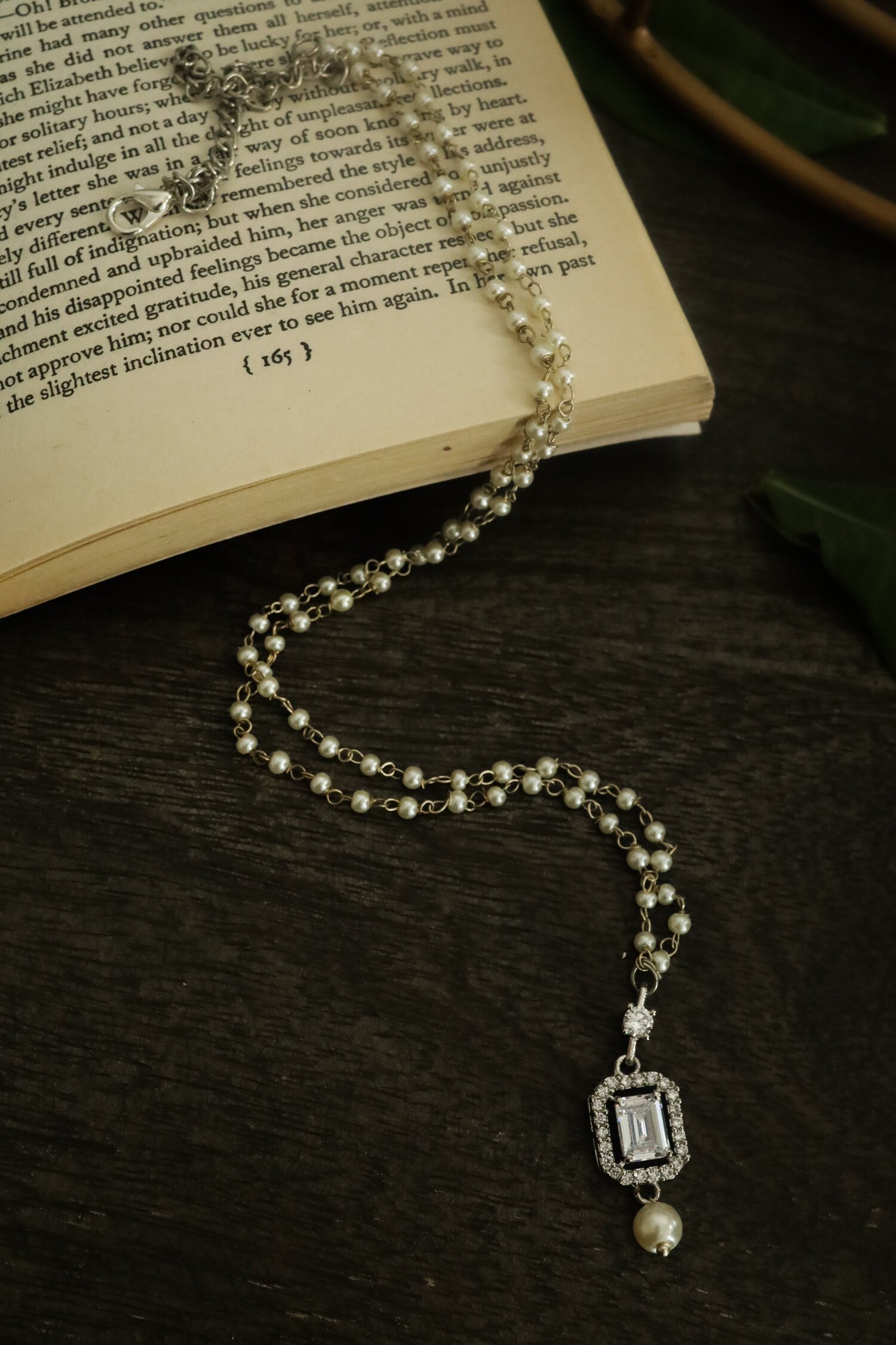 Buy Phiroza Pendant Necklace Online | Aza Fashions