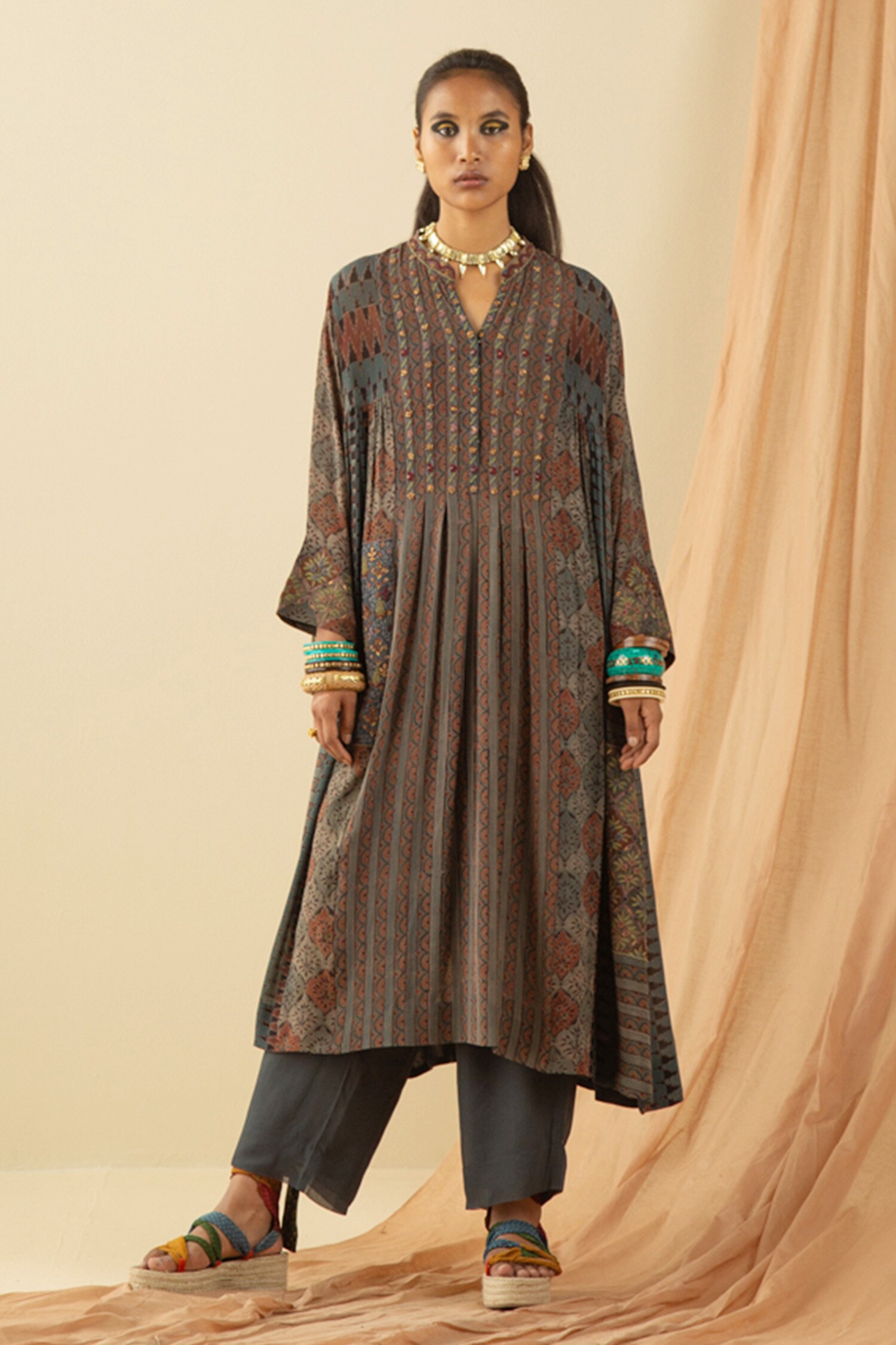 Buy Sunira Designs Grey Straight Fit Pant Online | Aza Fashions