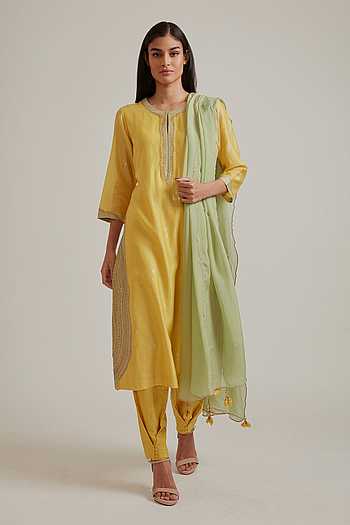 Buy Vamil by Tina & Sonali Yellow Silk Chanderi Printed Kurta Set ...