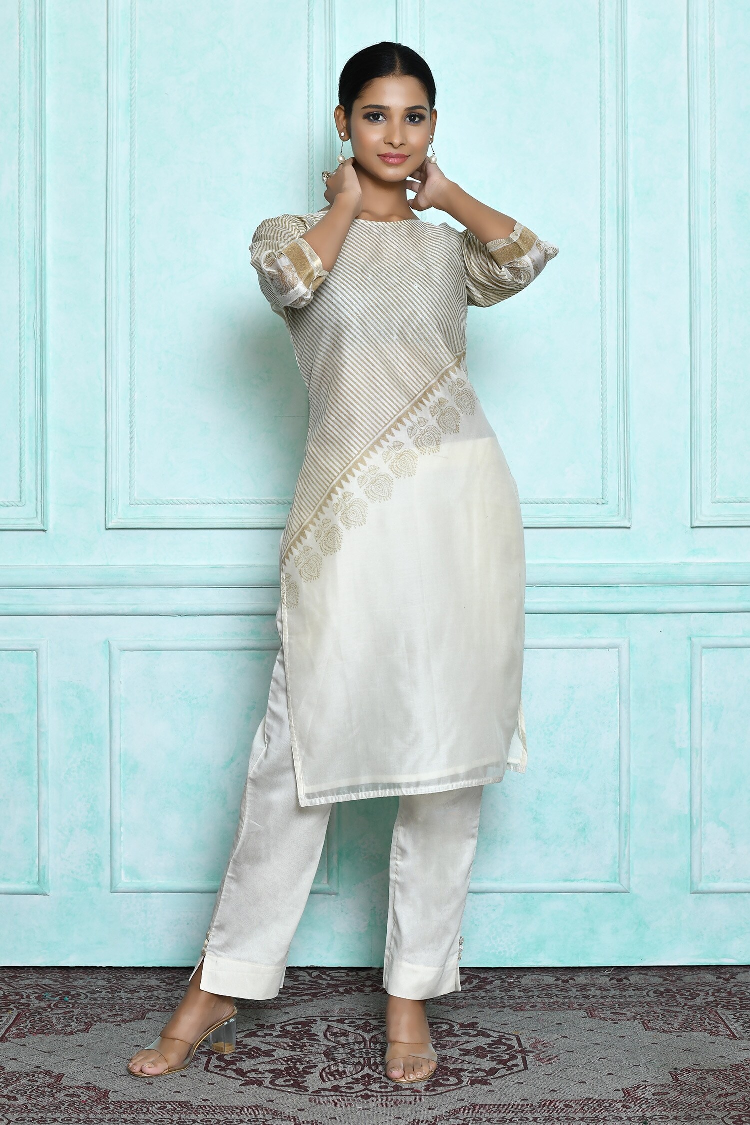 Buy Ivory Maheshwari Silk Block Print Floral Round Zeba Kurta And Pant ...