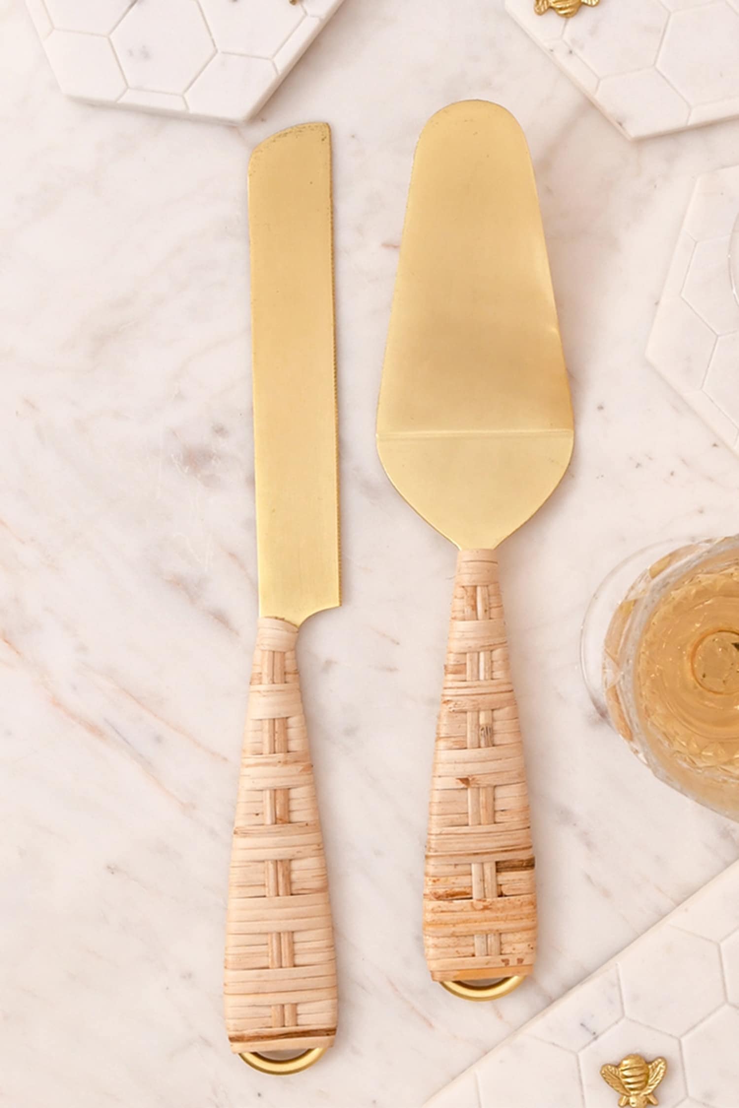 Buy Mason Home Kovo Rattan Cake Knife And Server Set Online | Aza Fashions