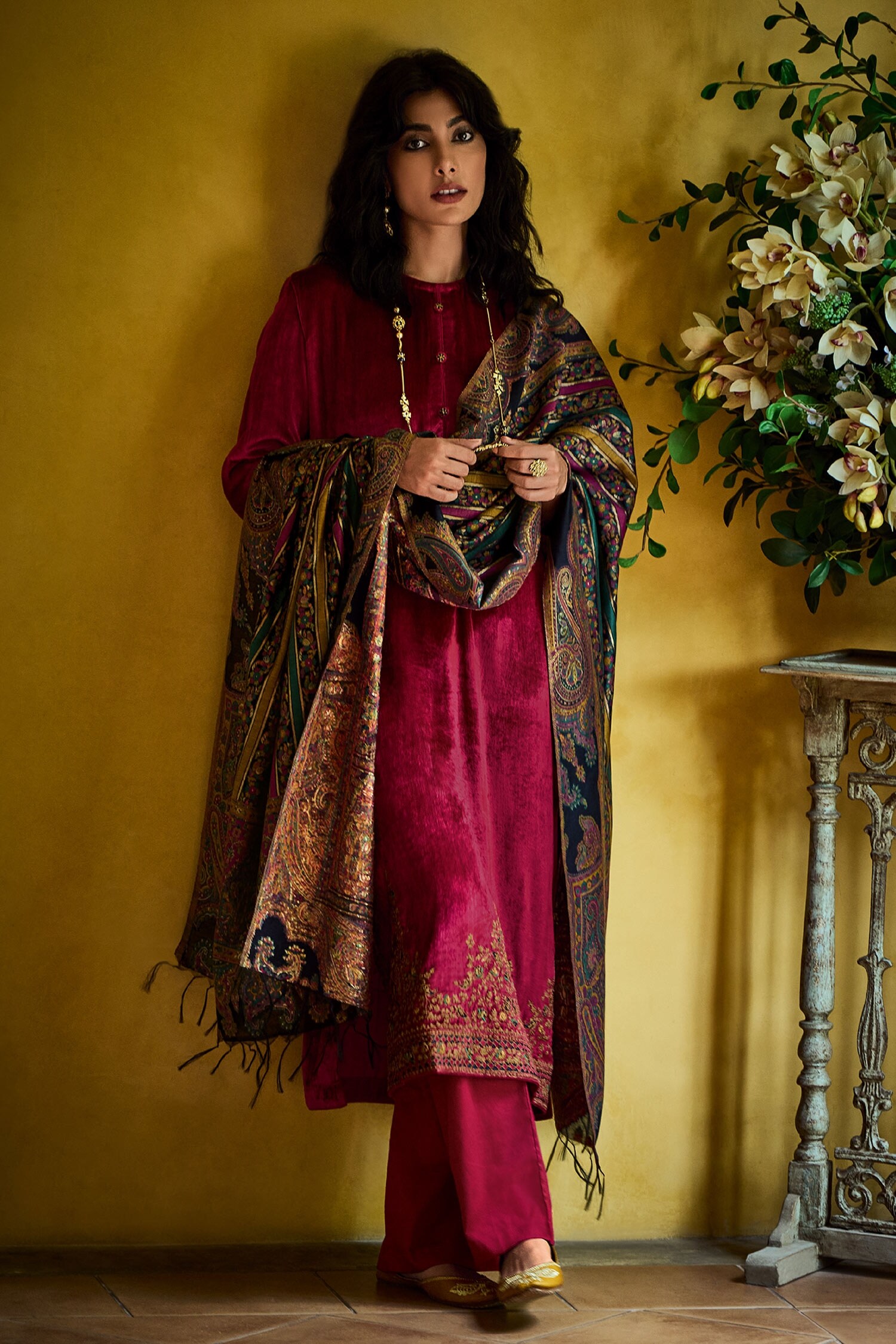 Buy Label Varsha Maroon Velvet Kurta Pant Set Online | Aza Fashions