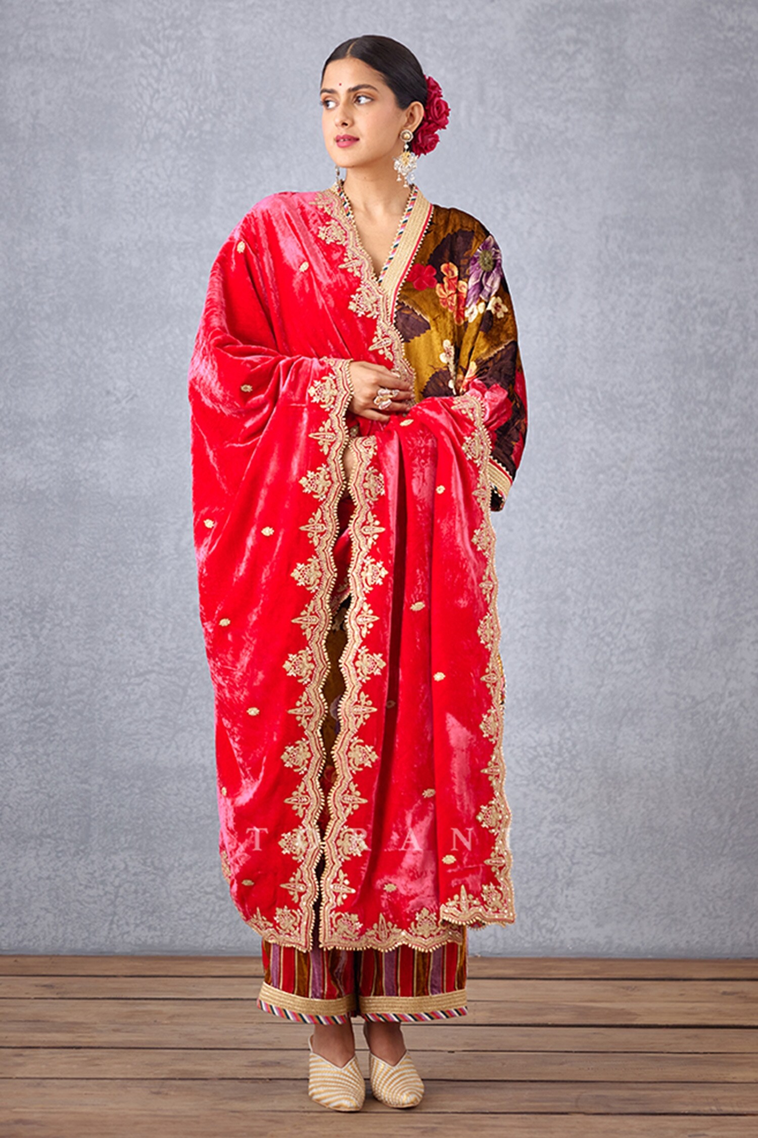 Buy Torani Pink Silk Velvet Ruh Gulaabi Mushira Doshala Online | Aza ...