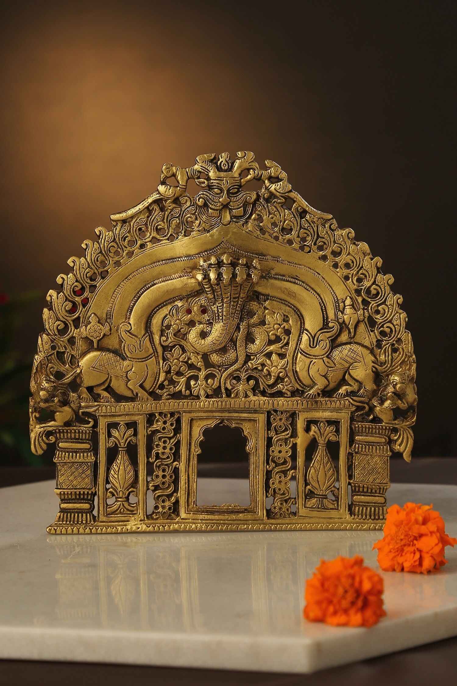 Buy Amoli Concepts Bhujang Design Prabhavali Online | Aza Fashions