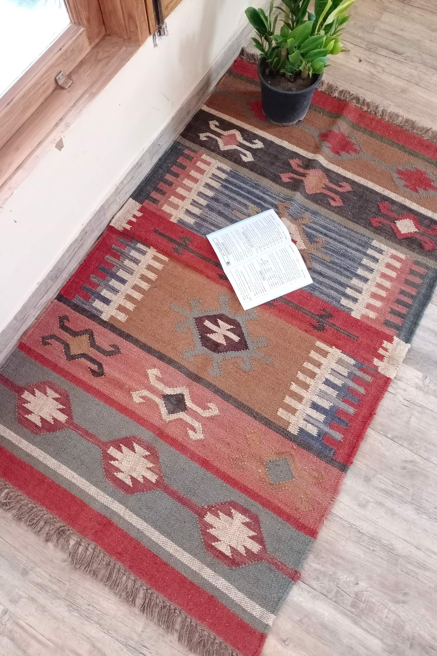 Buy Nakshikathaa - Homeware Jute Wool Hand Woven Rug Online | Aza Fashions