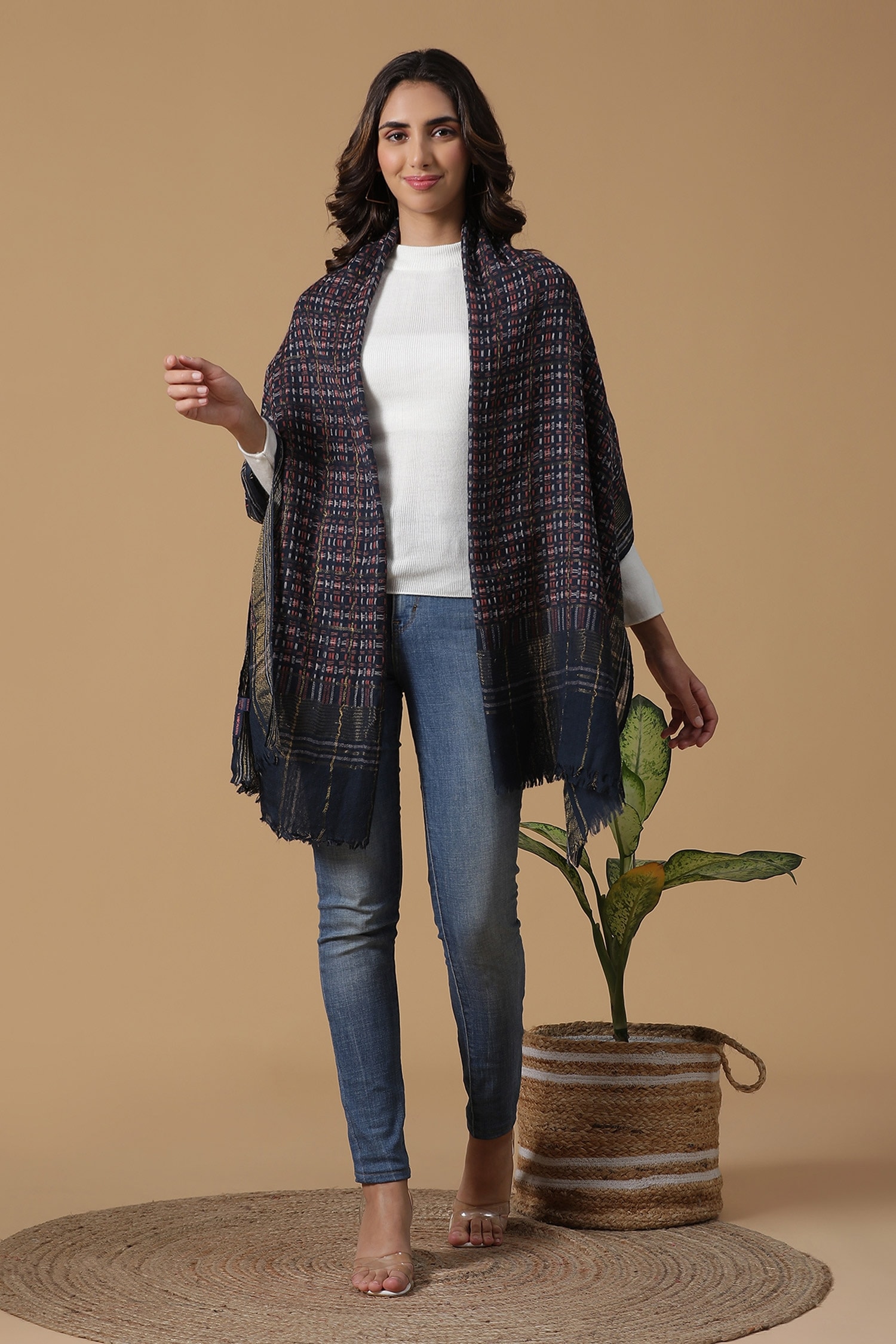 Buy Shingora Dobby Woven Shawl Online | Aza Fashions