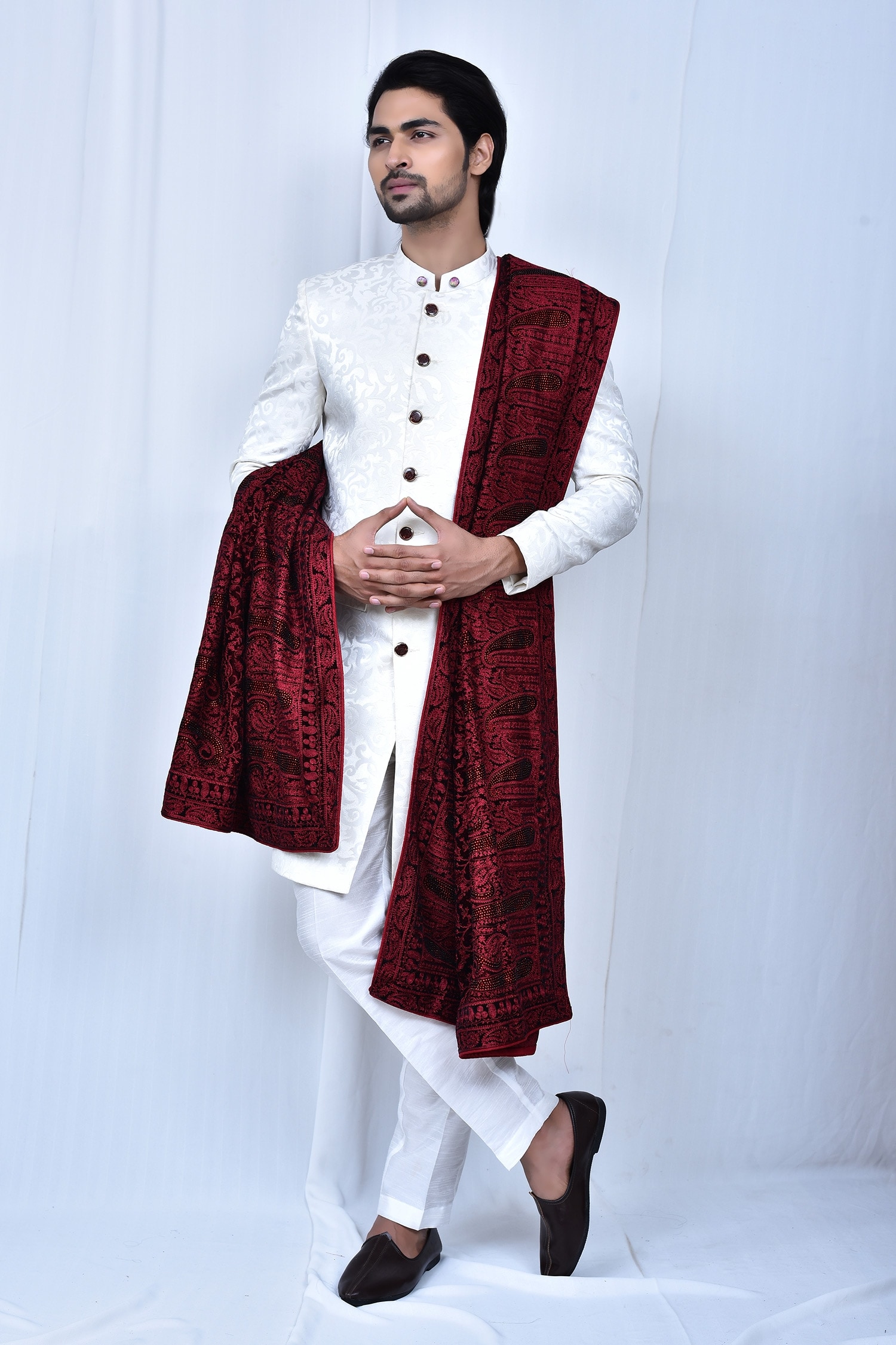 Buy Wine Thread Paisley Pattern Embroidered Shawl For Men by Aryavir ...