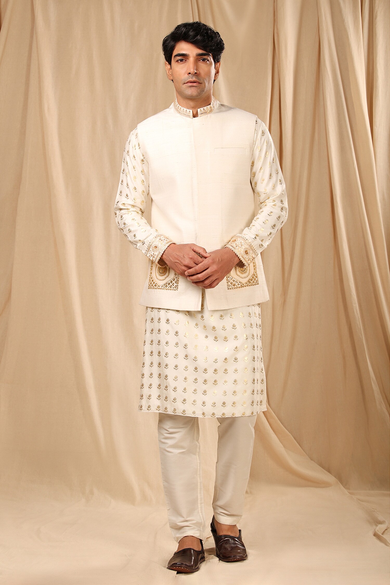 Buy Masaba Ivory Raw Silk Palm Embroidered Bundi Online | Aza Fashions