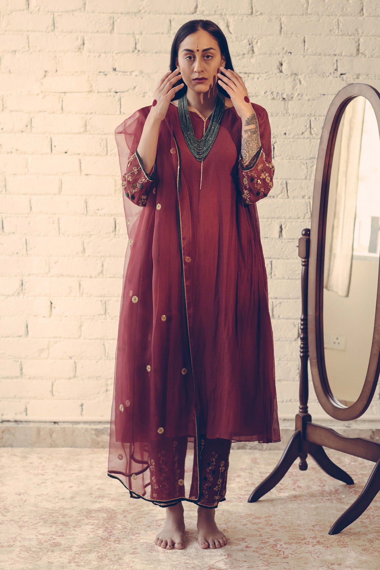 Buy Sarang Kaur Maroon Organza Embroidered Scatter Butti Stole Online ...