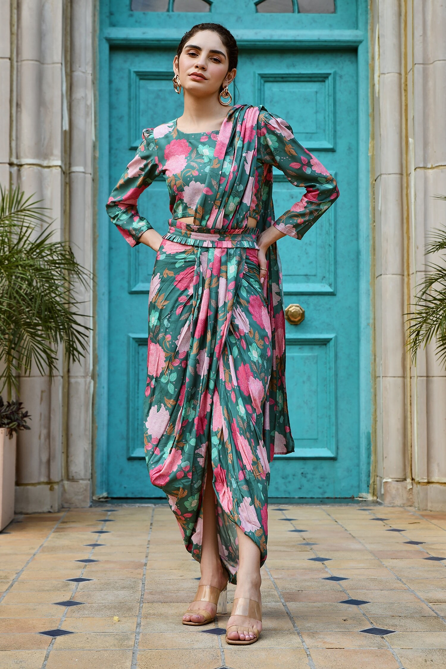 Buy Green Muslin Floral Round Pre-draped Saree Set For Women by KARAJ ...