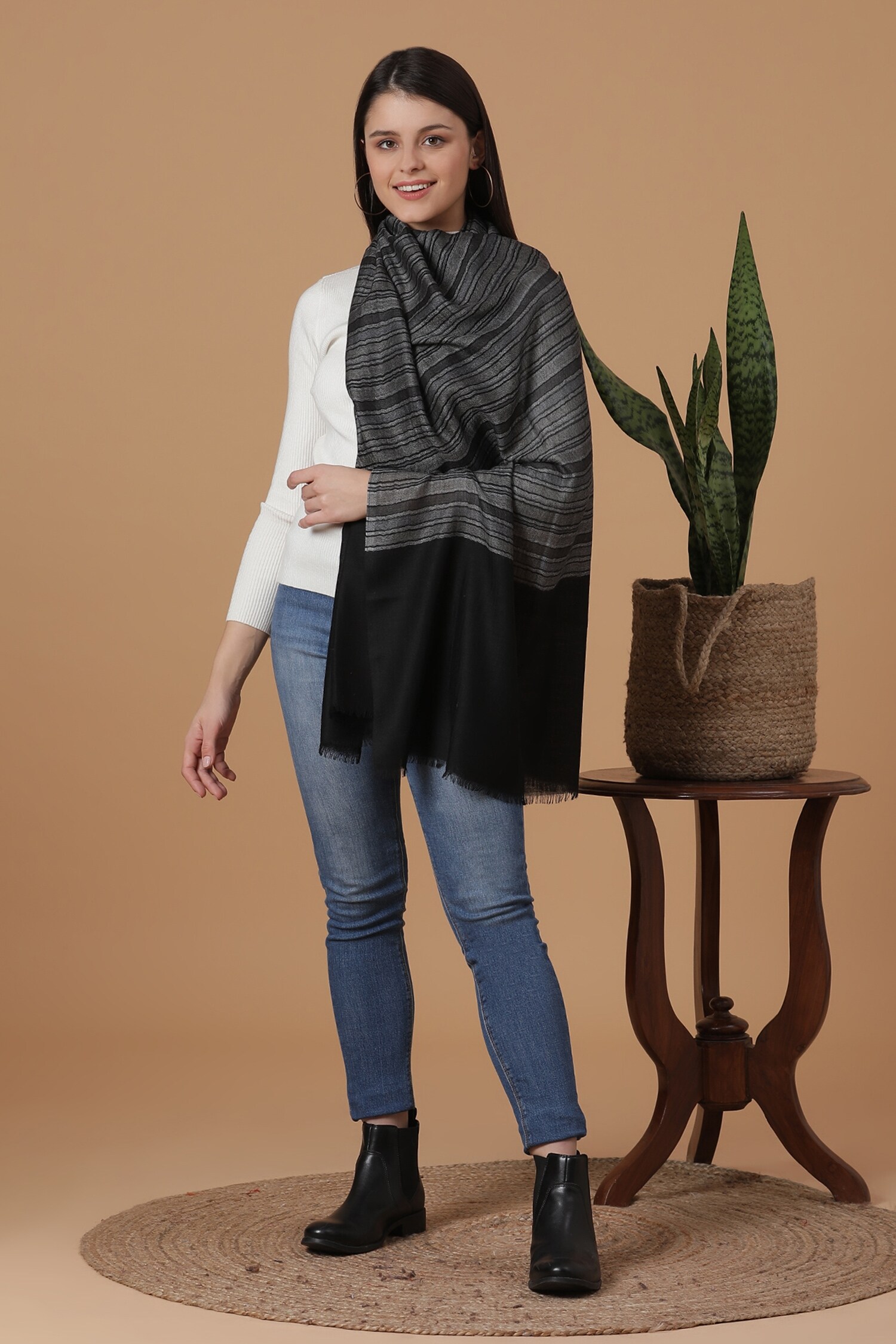 Buy Shingora Striped Pattern Stole Online | Aza Fashions