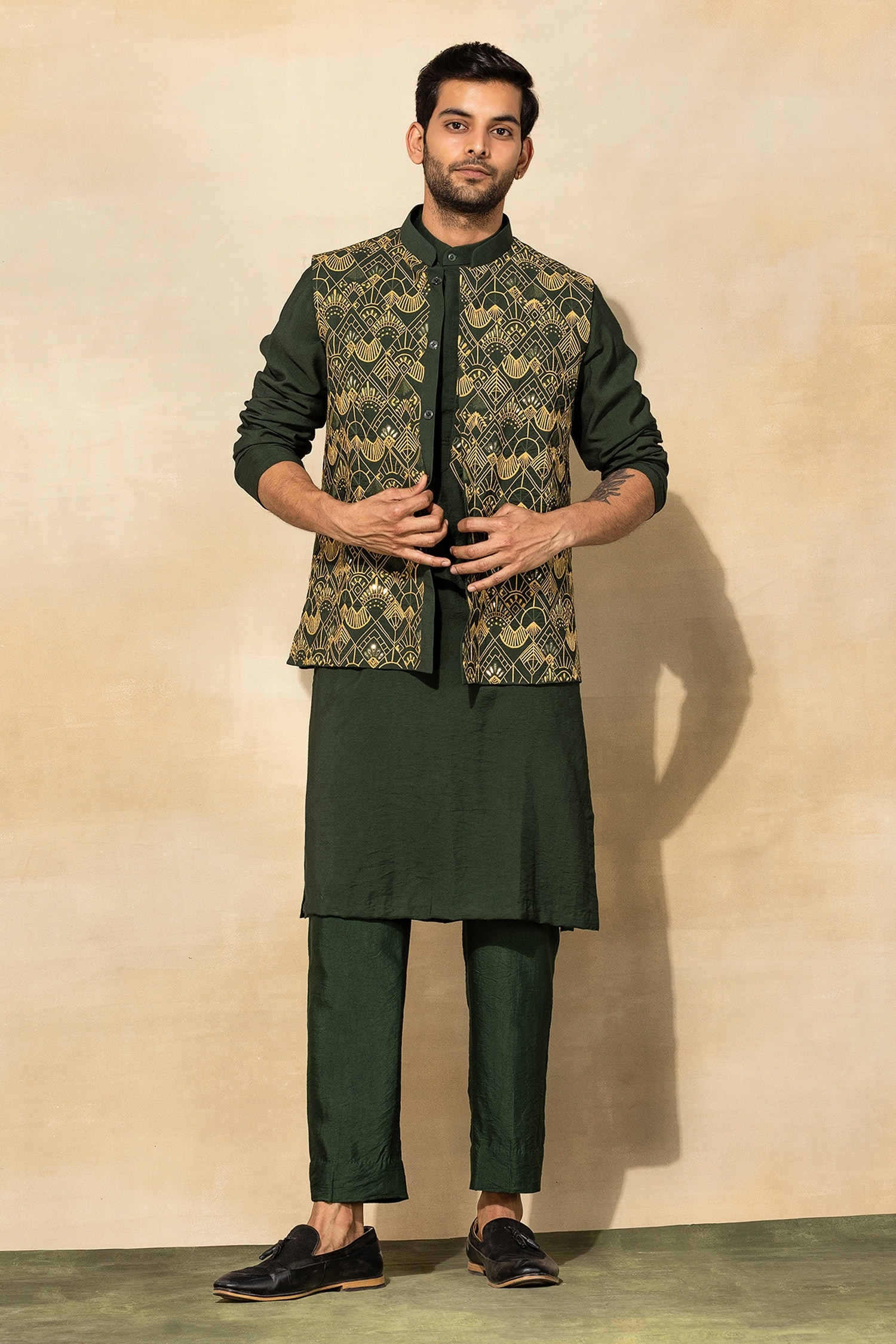 Buy DiyaRajvvir Green Cotton Diamond Pattern Bundi And Kurta Set Online ...