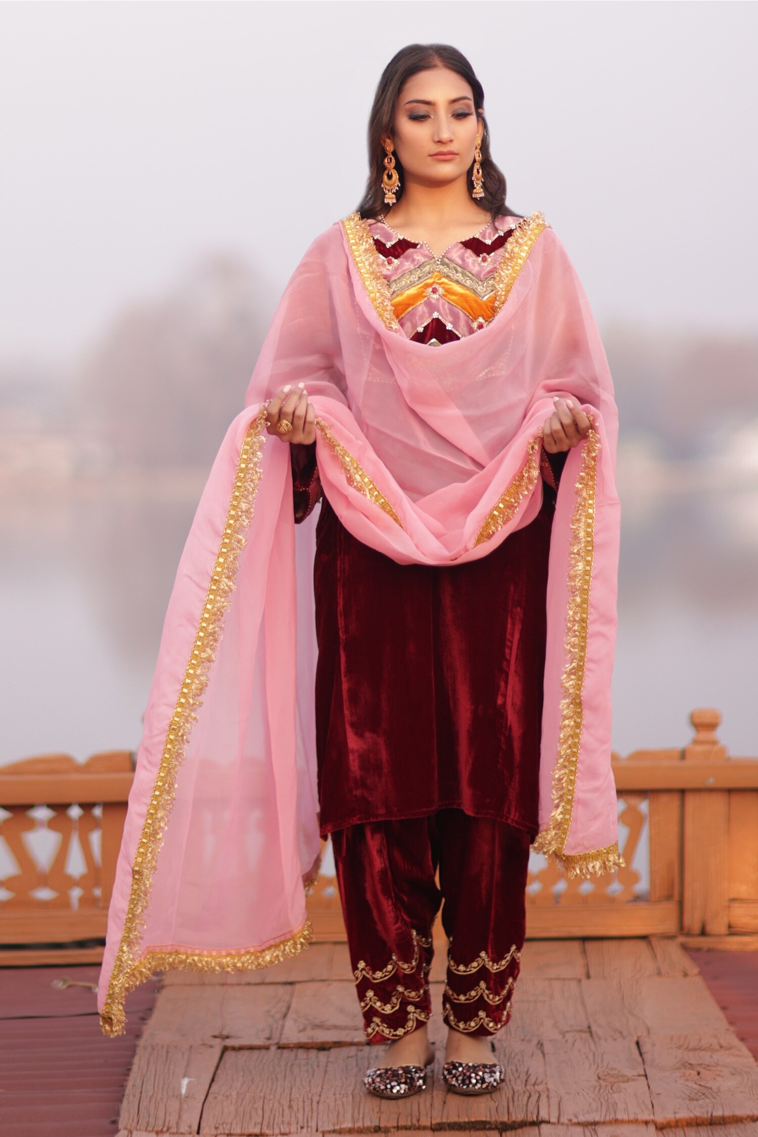 Buy Negra Elegante Organza Embroidered Phiran Salwar Set Online | Aza ...