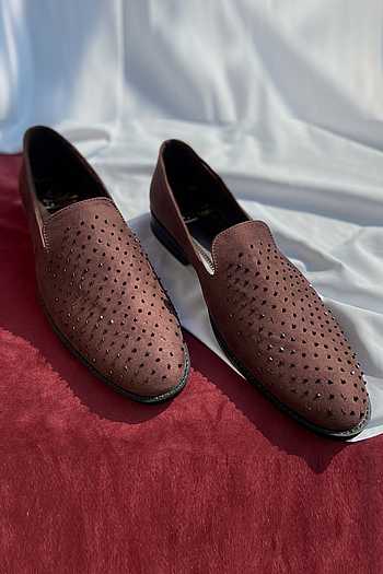 Buy Schon Zapato Brown Vegan Leather Sholay Embellished Mojdi Online ...