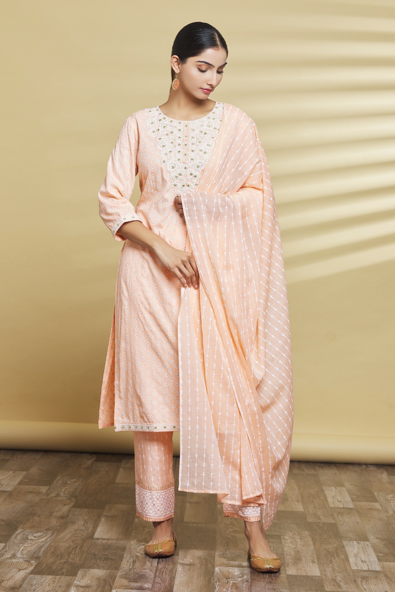 Buy Peach Polyester Printed Floral Round Scatter Kurta Set For Women by ...