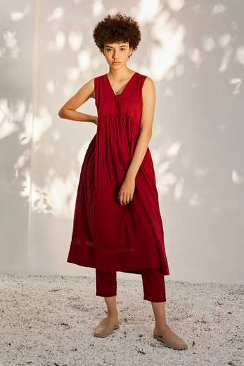Buy Red Mulmul Cotton Solid Blunt V Neck Scarlet Co-ord Set For Women ...