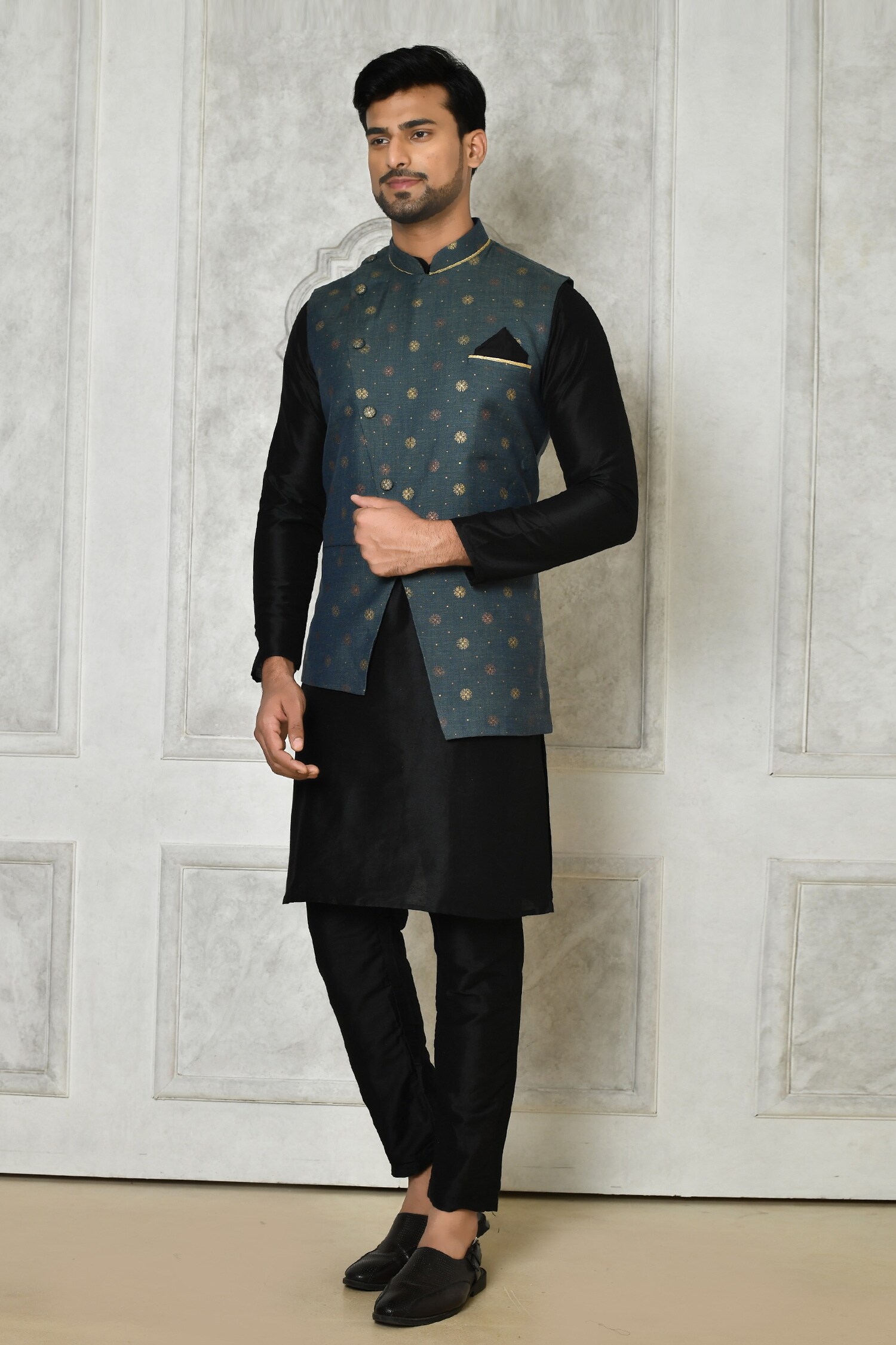 Buy Green Chikankari Embroidery Flower Asymmetric Bundi For Men by ...