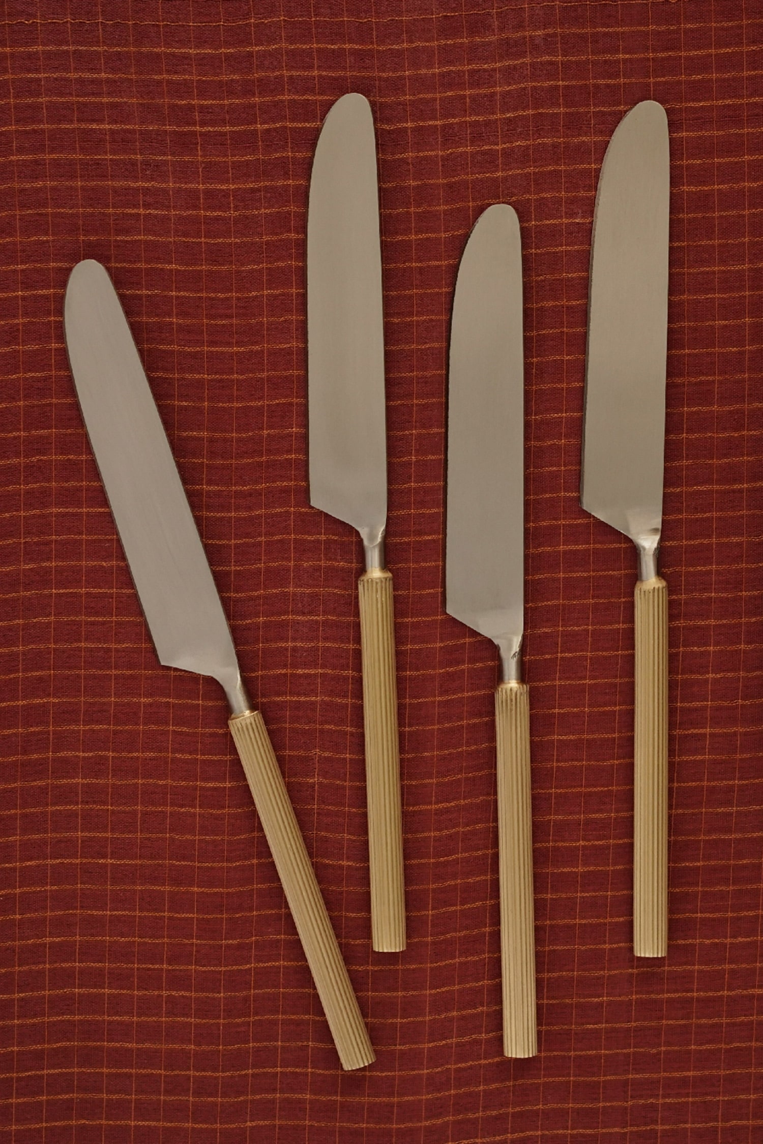 Buy COURTYARD Dariya Textured Table Knives 4 Pcs Set Online | Aza Fashions