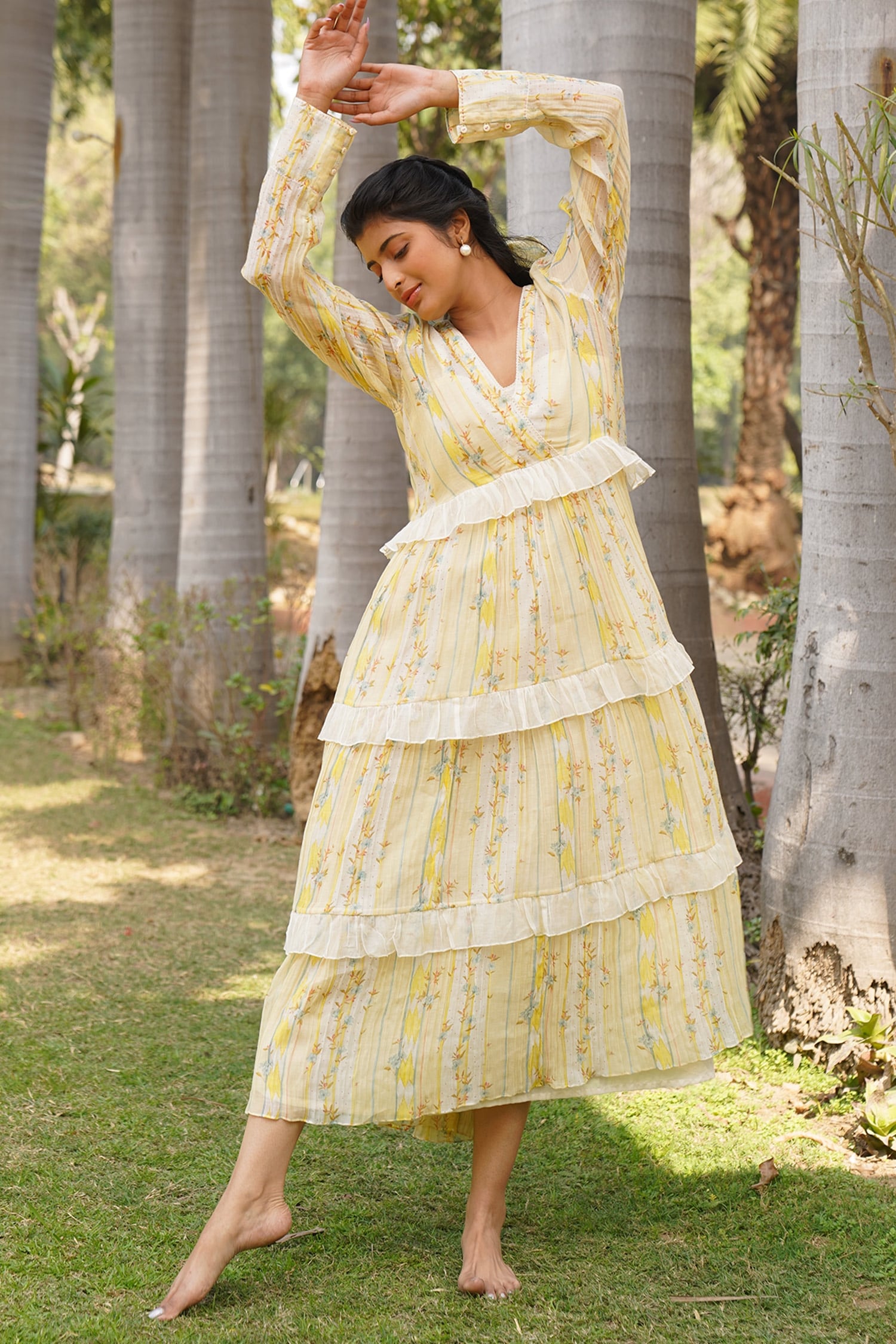 Buy Dhaari Yellow Handwoven Cotton Silk Floral Stripe Pattern Tiered ...