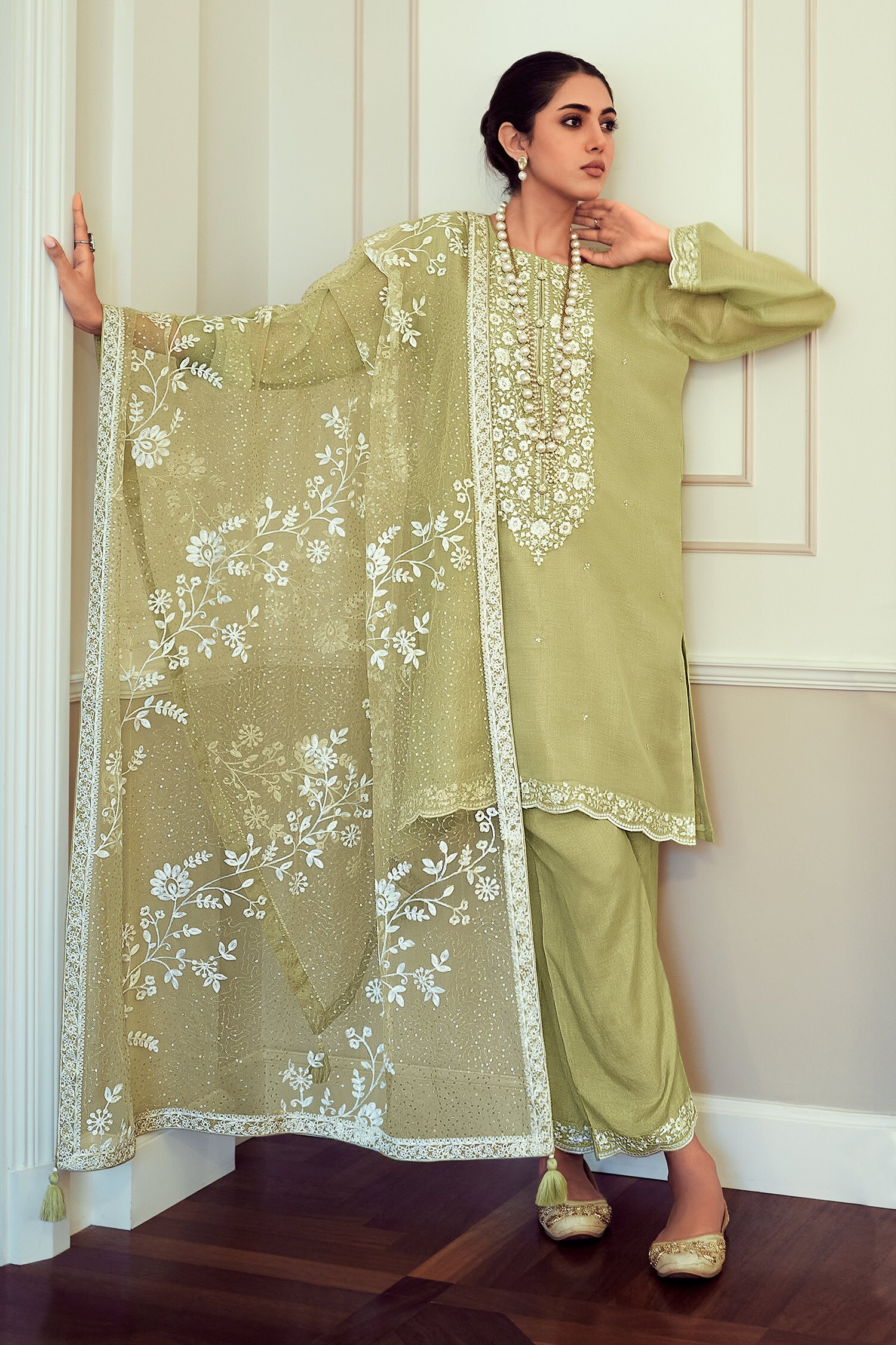Buy Label Varsha Green Floral Embroidered Straight Kurta Set Online ...
