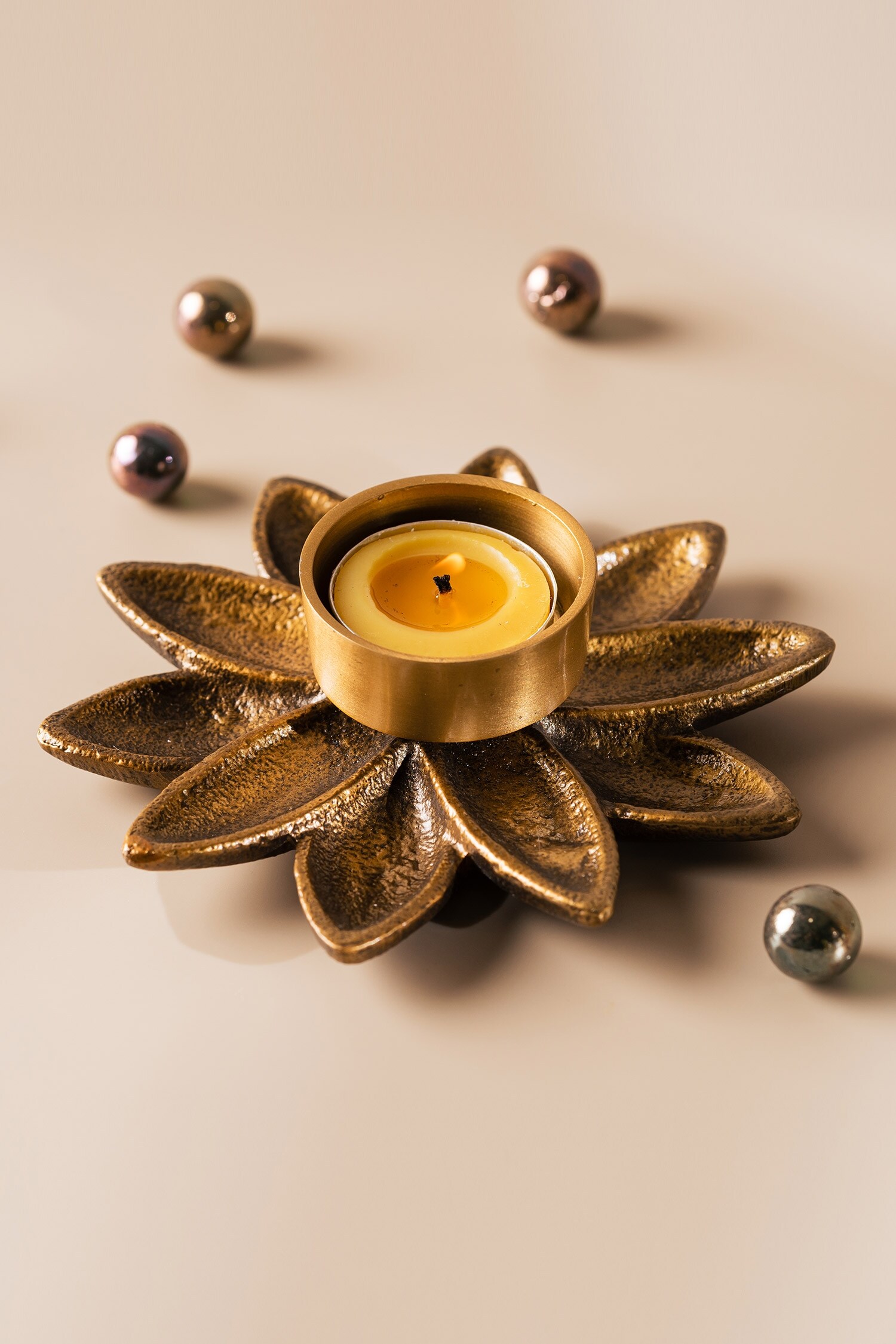 Buy S.G. Home Antique Lily Tea Light Stand - Set Of 2 Online | Aza Fashions