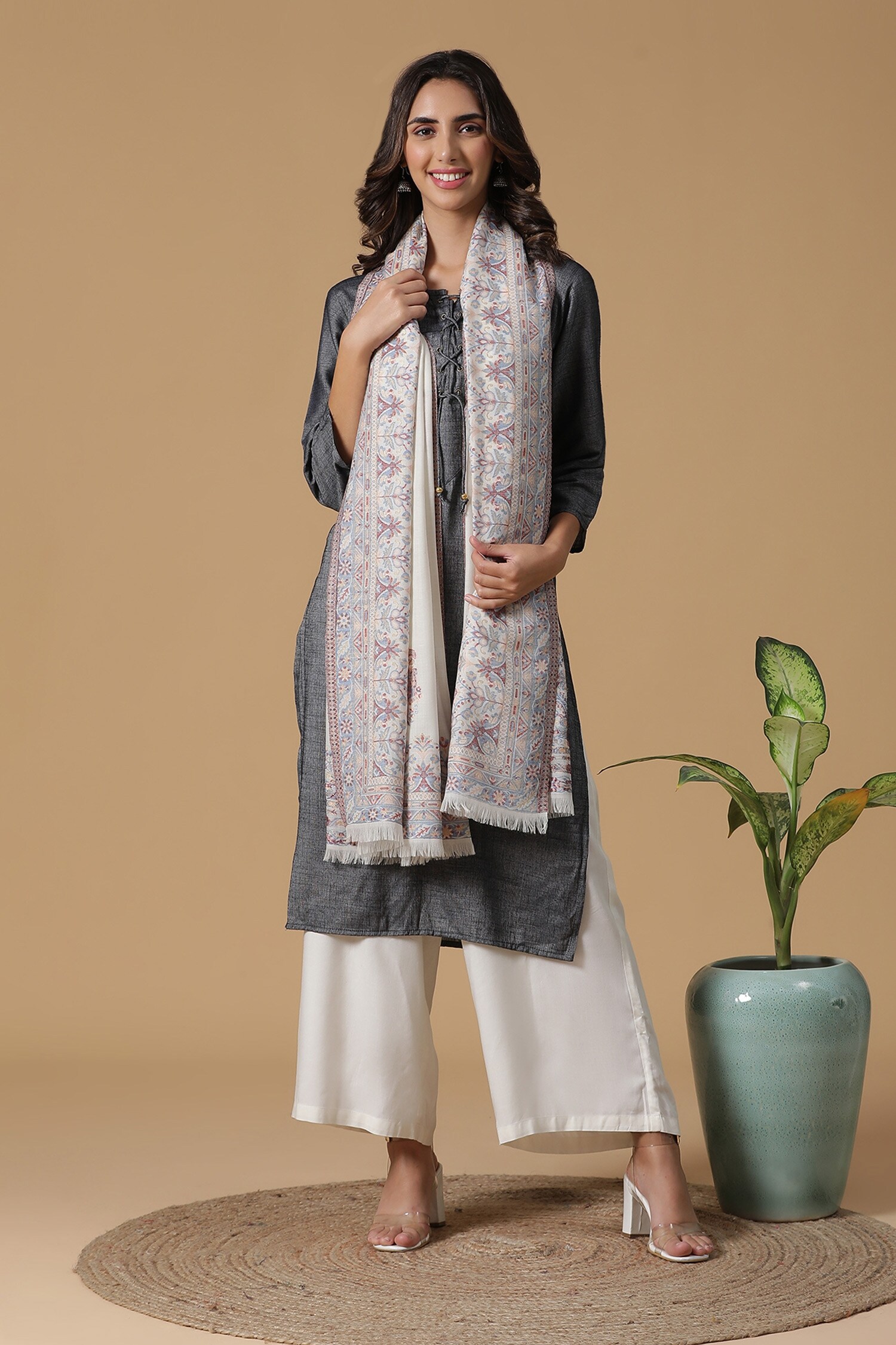 Buy Shingora Handwoven Paisley Scatter Shawl Online | Aza Fashions