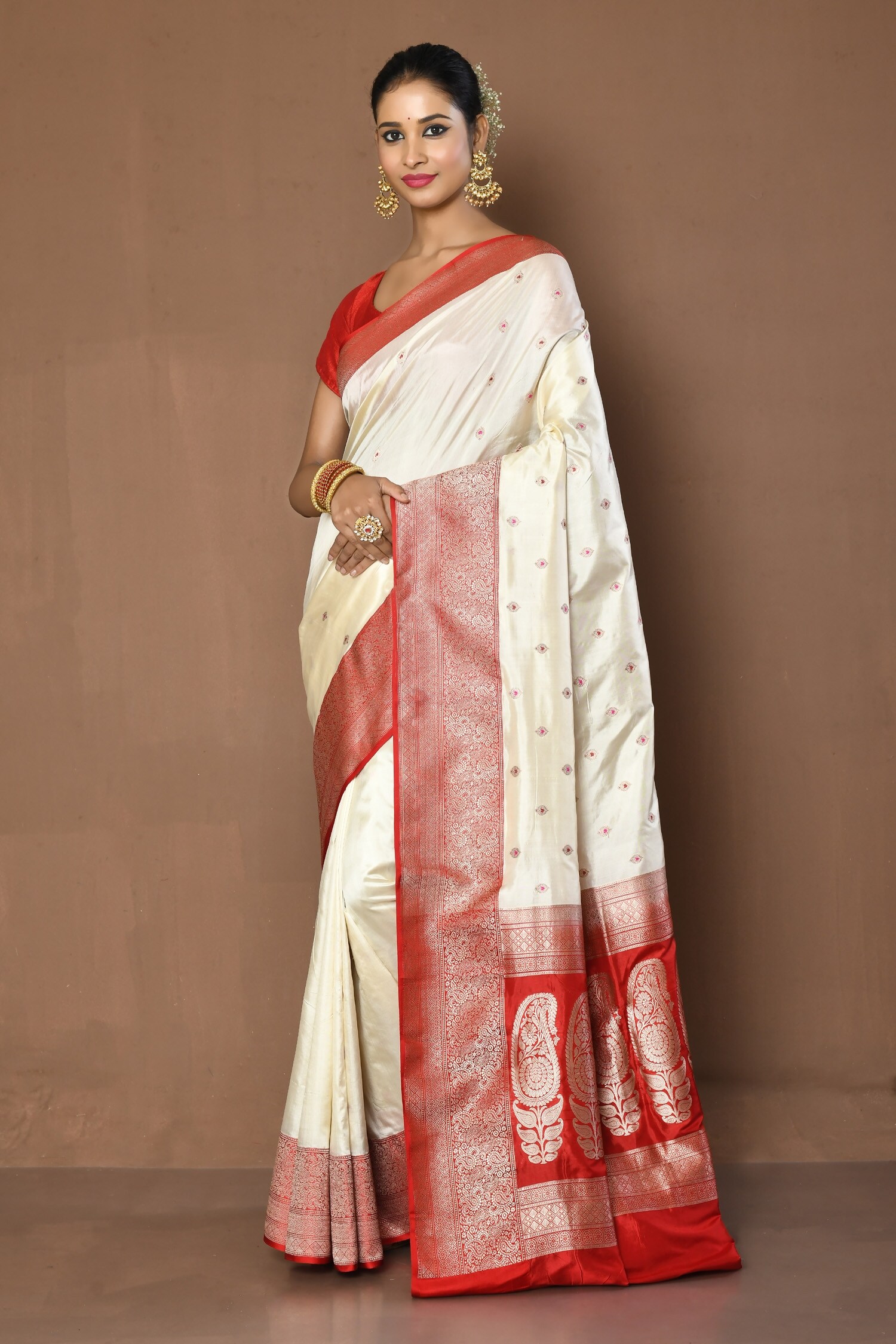 Buy White Katan Floral Pattern Saree For Women by Nazaakat by Samara ...