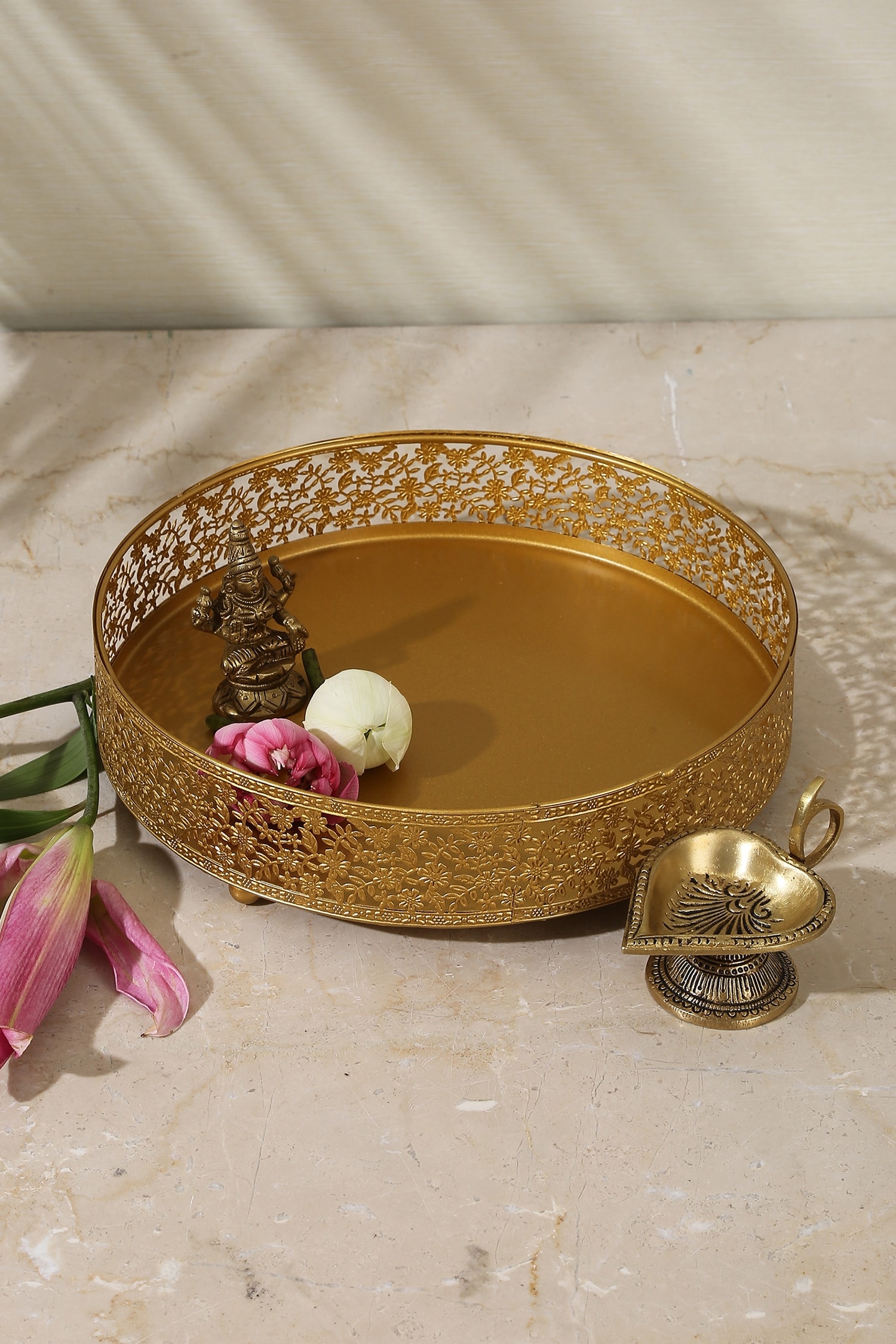 Buy Amoli Concepts Matt Circular Shape Platter Online | Aza Fashions