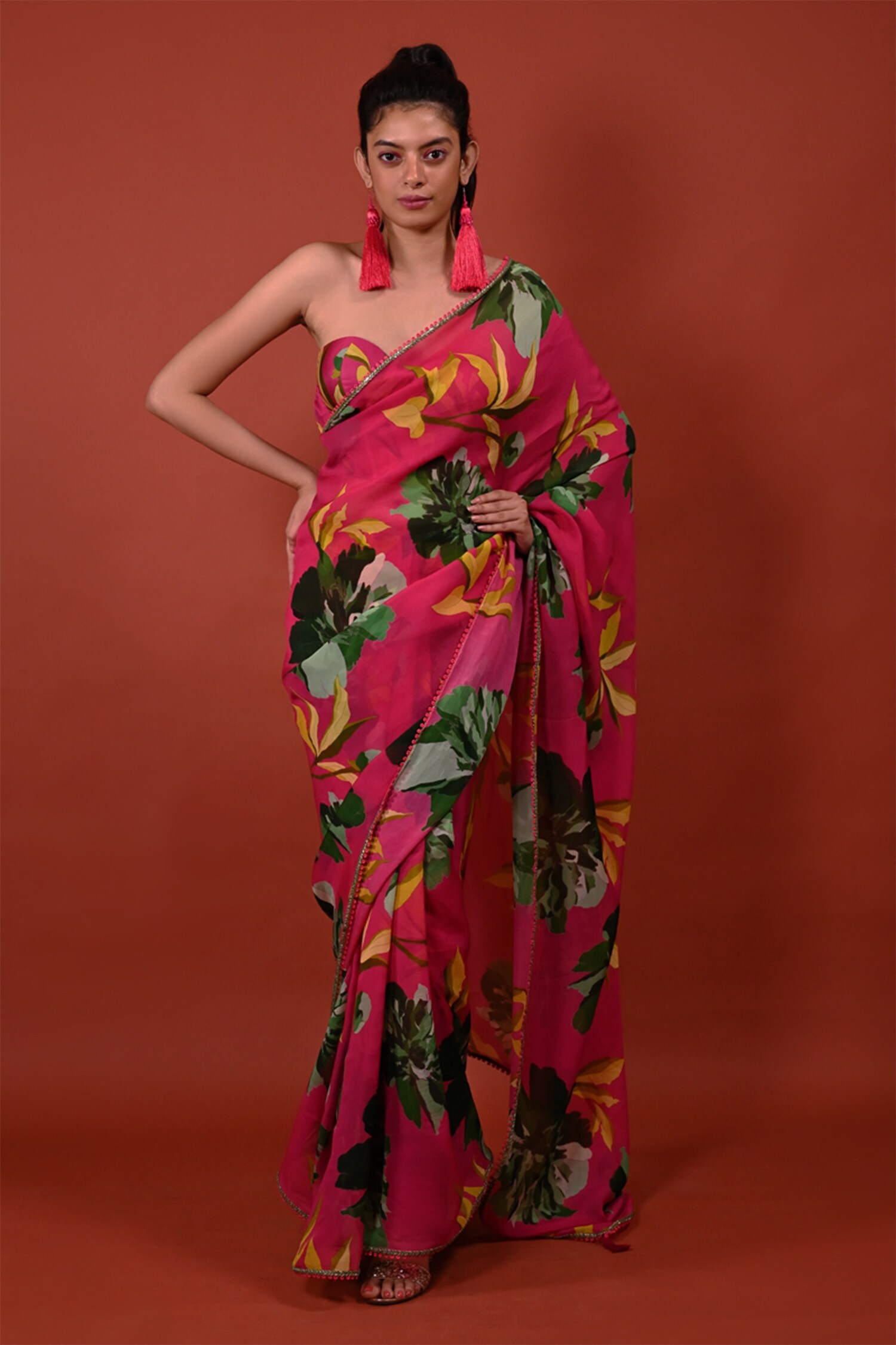 Buy Pink Printed Flower Pattern Chrysanthemum Floral Saree For Women by ...