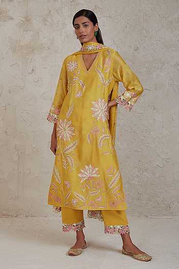 Buy Sue Mue Yellow Daria Chanderi Embroidered Kurta Pant Set Online ...