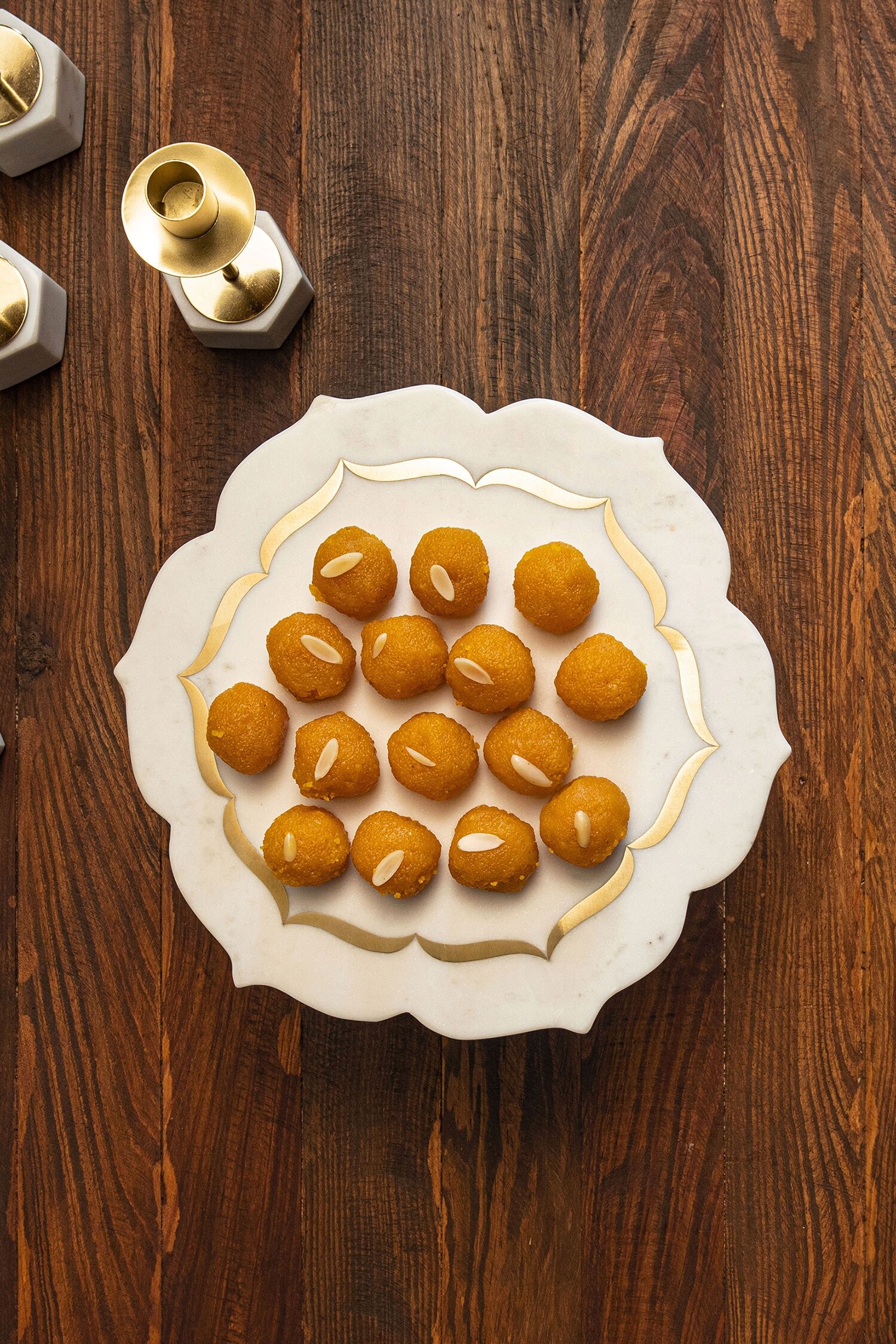 Buy Amoli Concepts Marble Inlay Cake Stand Online | Aza Fashions