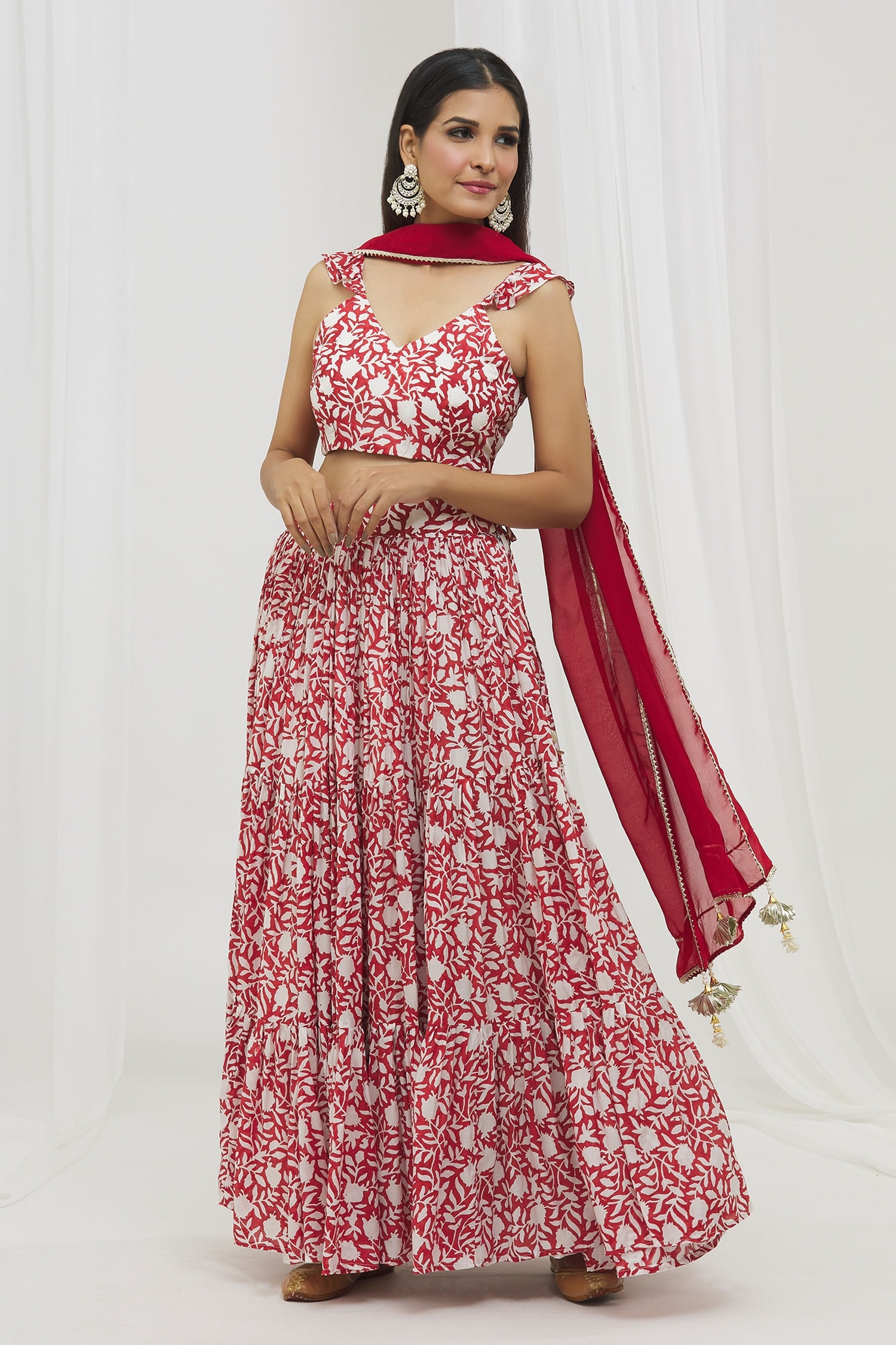 Buy Red Muslin Hand Block V Neck Lehenga Set For Women By Yuvrani