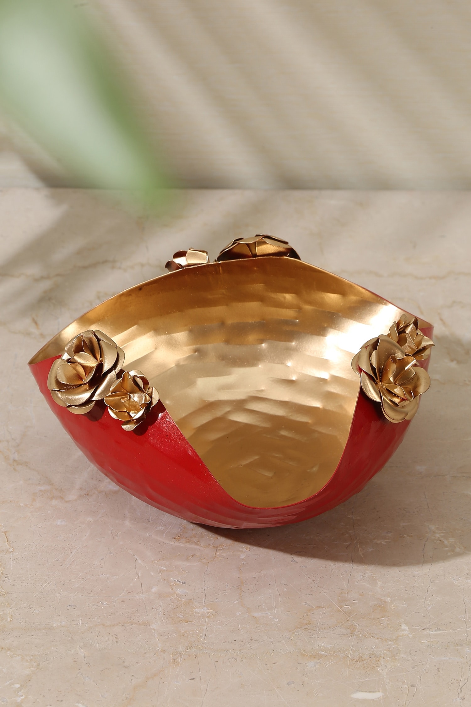 Buy Amoli Concepts Iron Flower Shape Platter Online | Aza Fashions