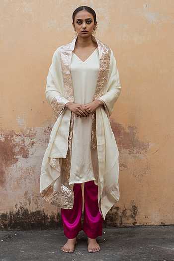 Buy Avaasya Jaipur White Gajji Silk Kurta Set Online | Aza Fashions