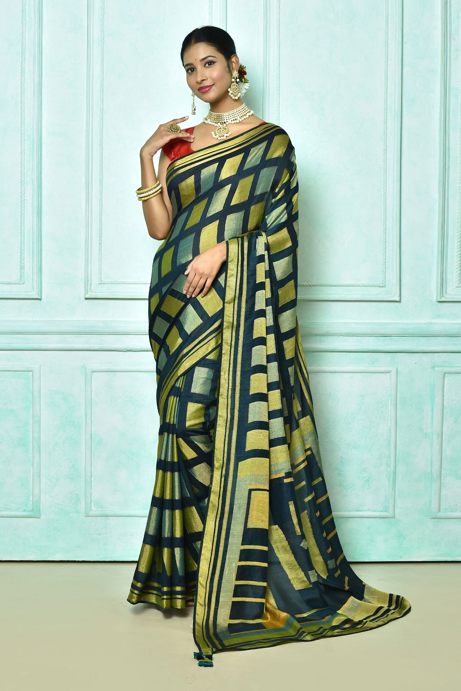 Buy Green Soft Silk Woven Geometric Pattern Saree For Women by Nazaakat ...