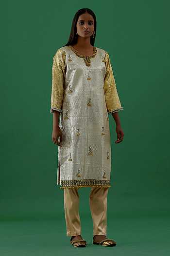 Buy 5 elements Gold Silk Textured Kurta With Pant Online | Aza Fashions