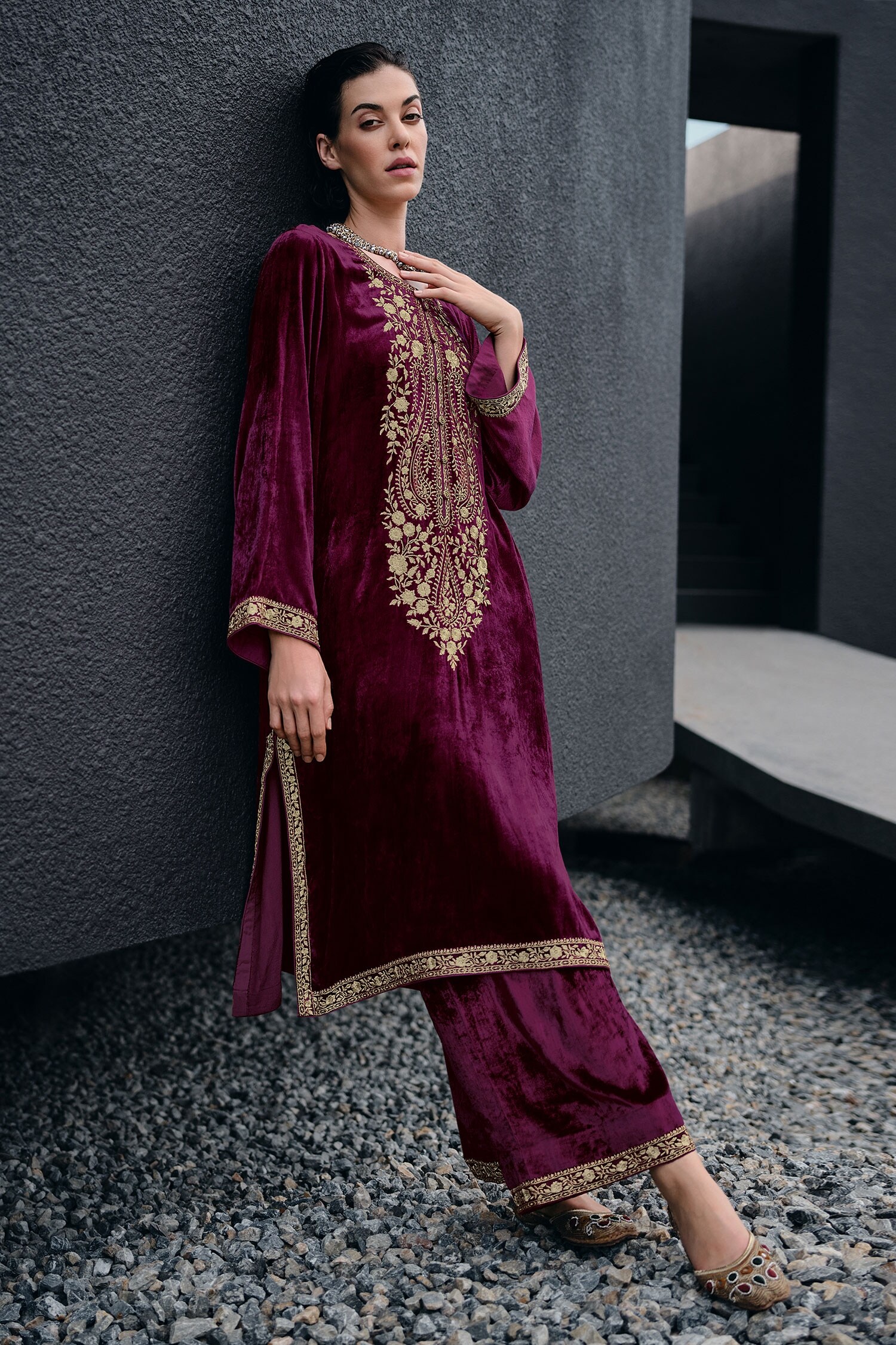 Buy Label Varsha Purple Velvet Embroidered Floral Pheran Pant Set ...