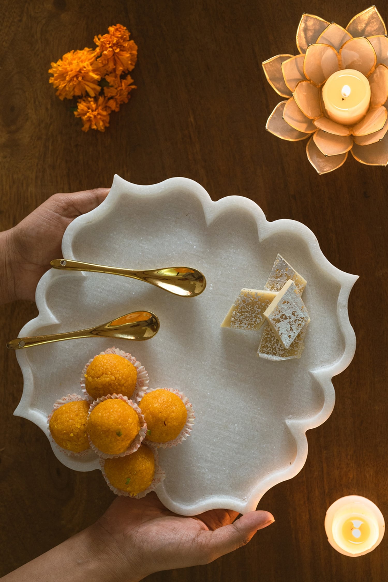 Buy Kaksh Studio Adorn Marble Tray Online | Aza Fashions