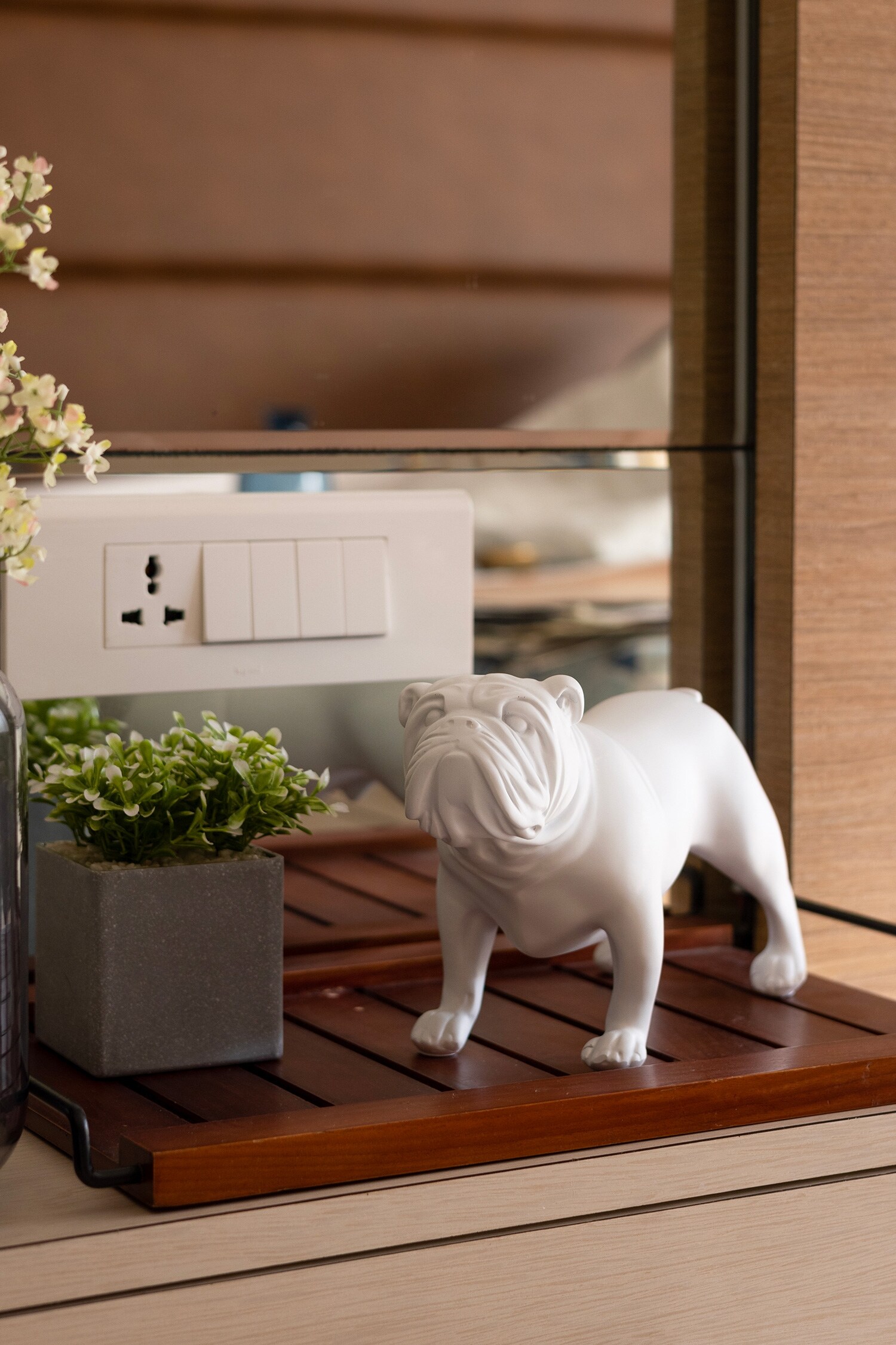 Buy H2H Bull Dog Table Decor Online | Aza Fashions